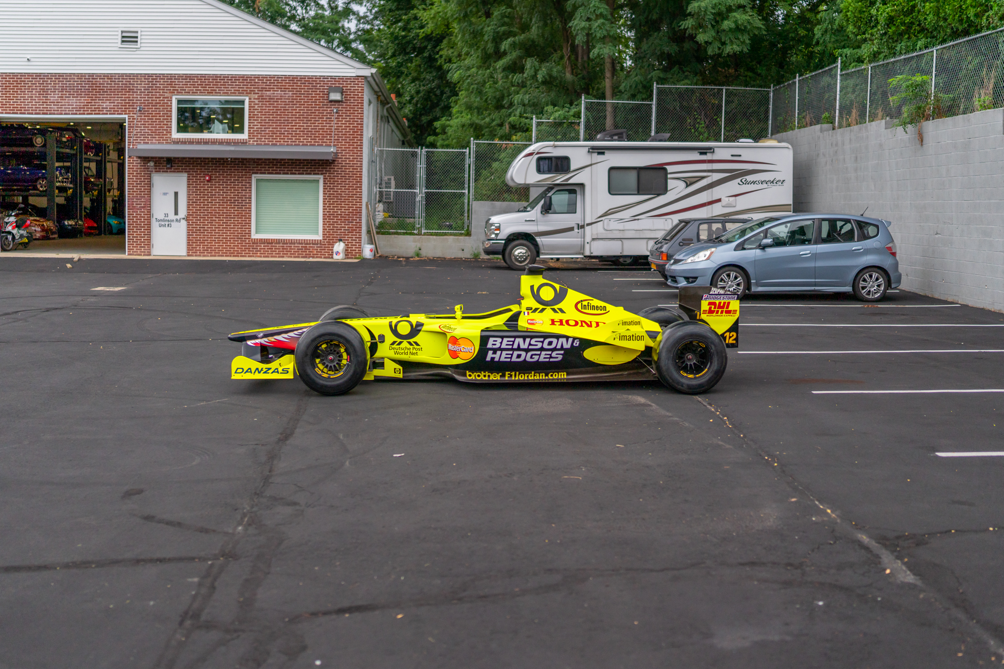 2001 JORDAN EJ11 FORMULA 1 CAR - ROLLING CHASSIS