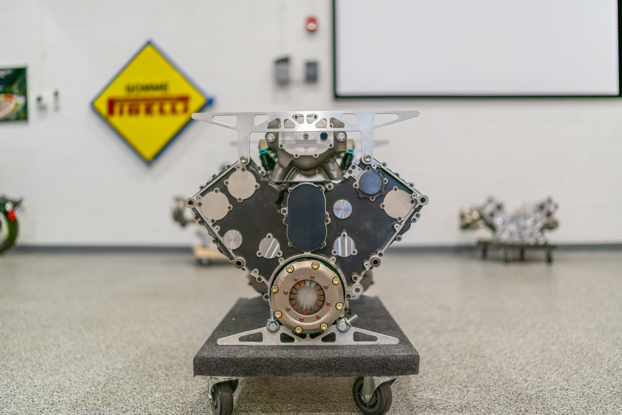 FORD COSWORTH DISPLAY ENGINE