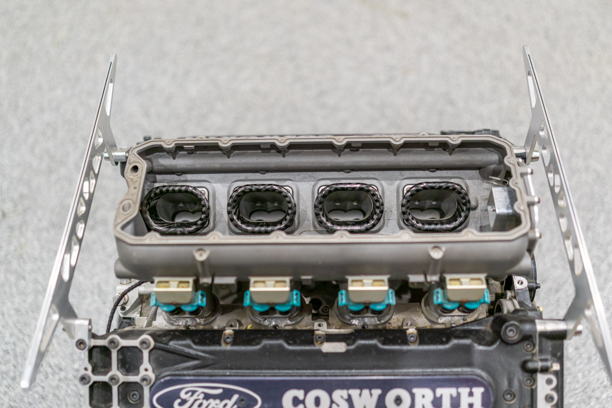 FORD COSWORTH DISPLAY ENGINE