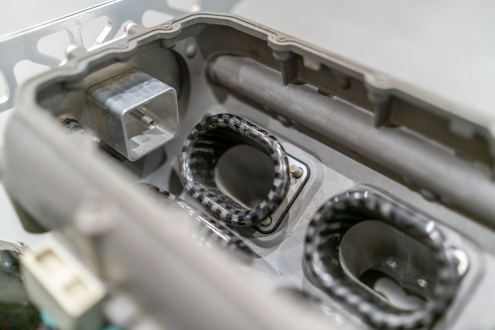 FORD COSWORTH DISPLAY ENGINE