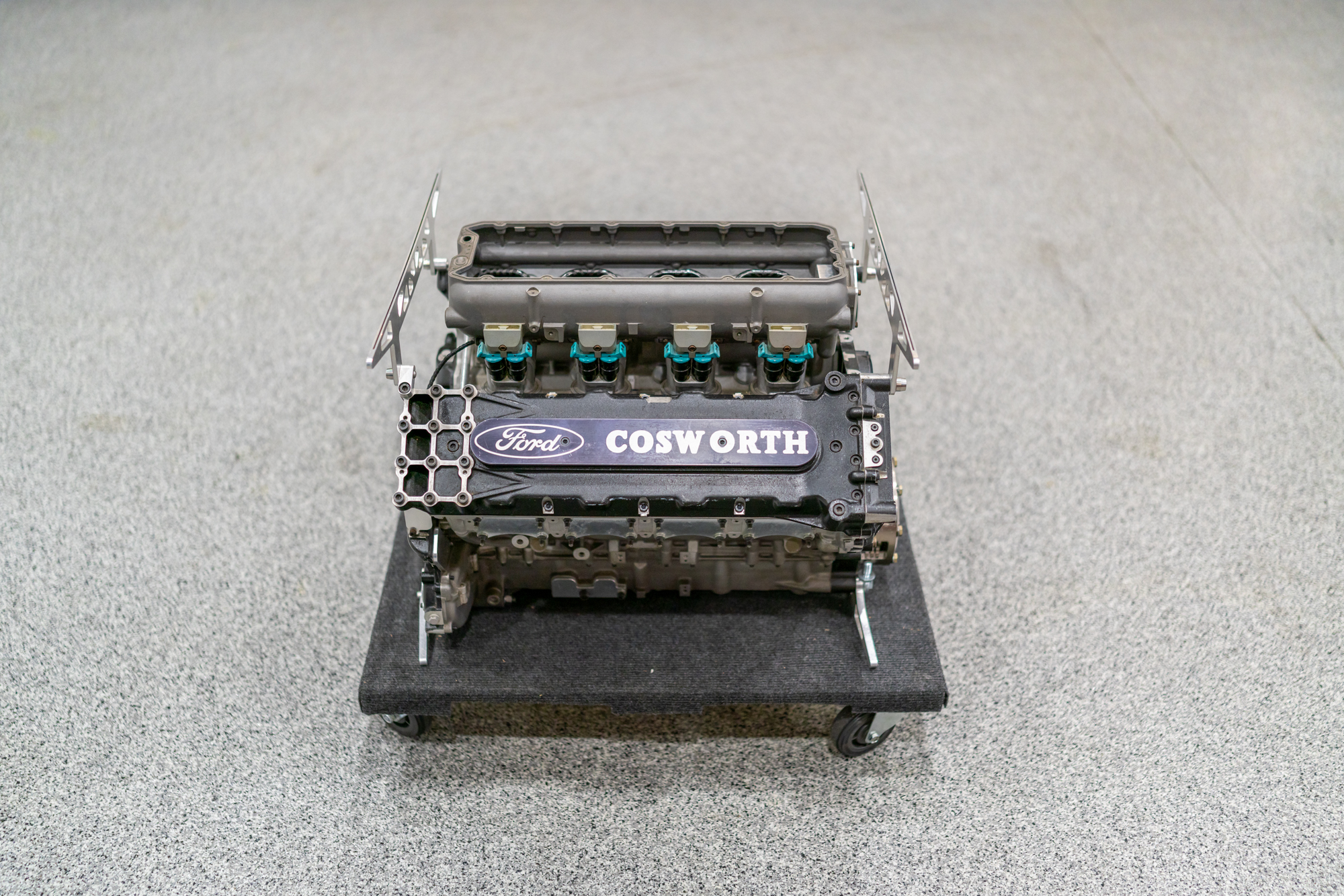 FORD COSWORTH DISPLAY ENGINE