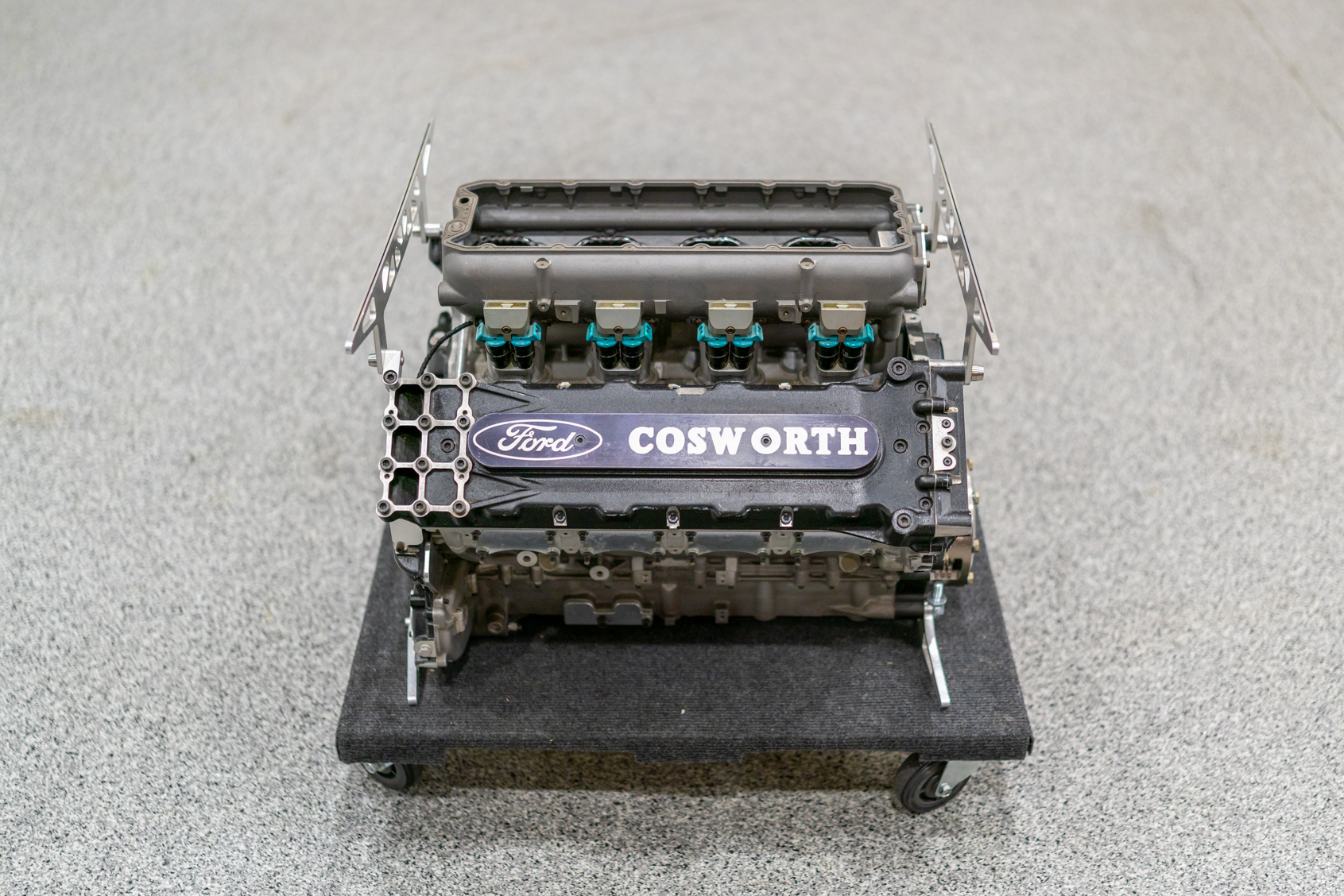 FORD COSWORTH DISPLAY ENGINE