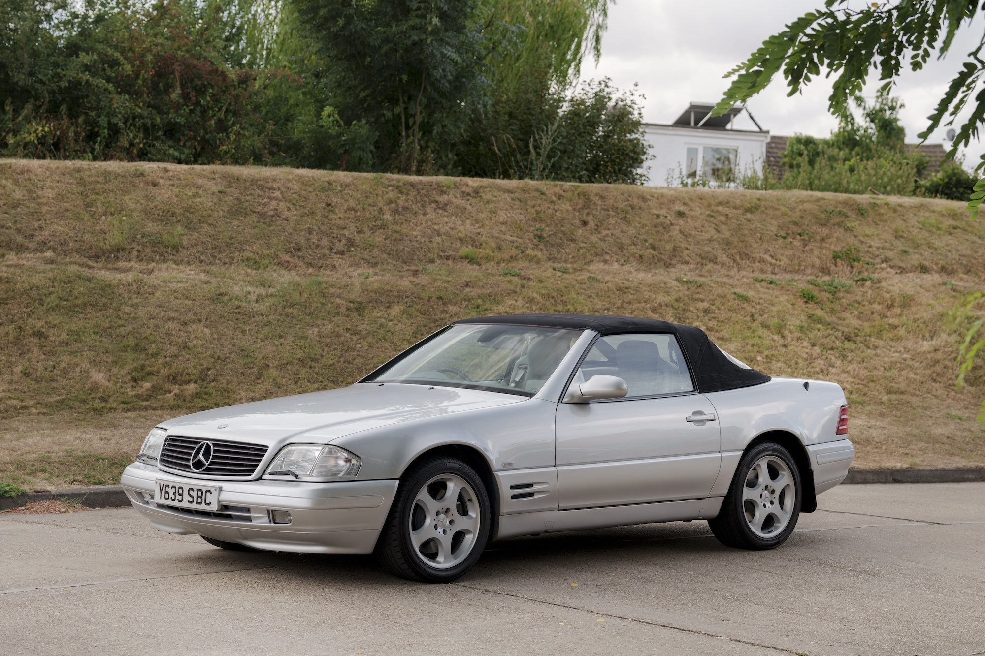 2001 MERCEDES-BENZ (R129) SL320 - 28,668 MILES for sale by auction in ...