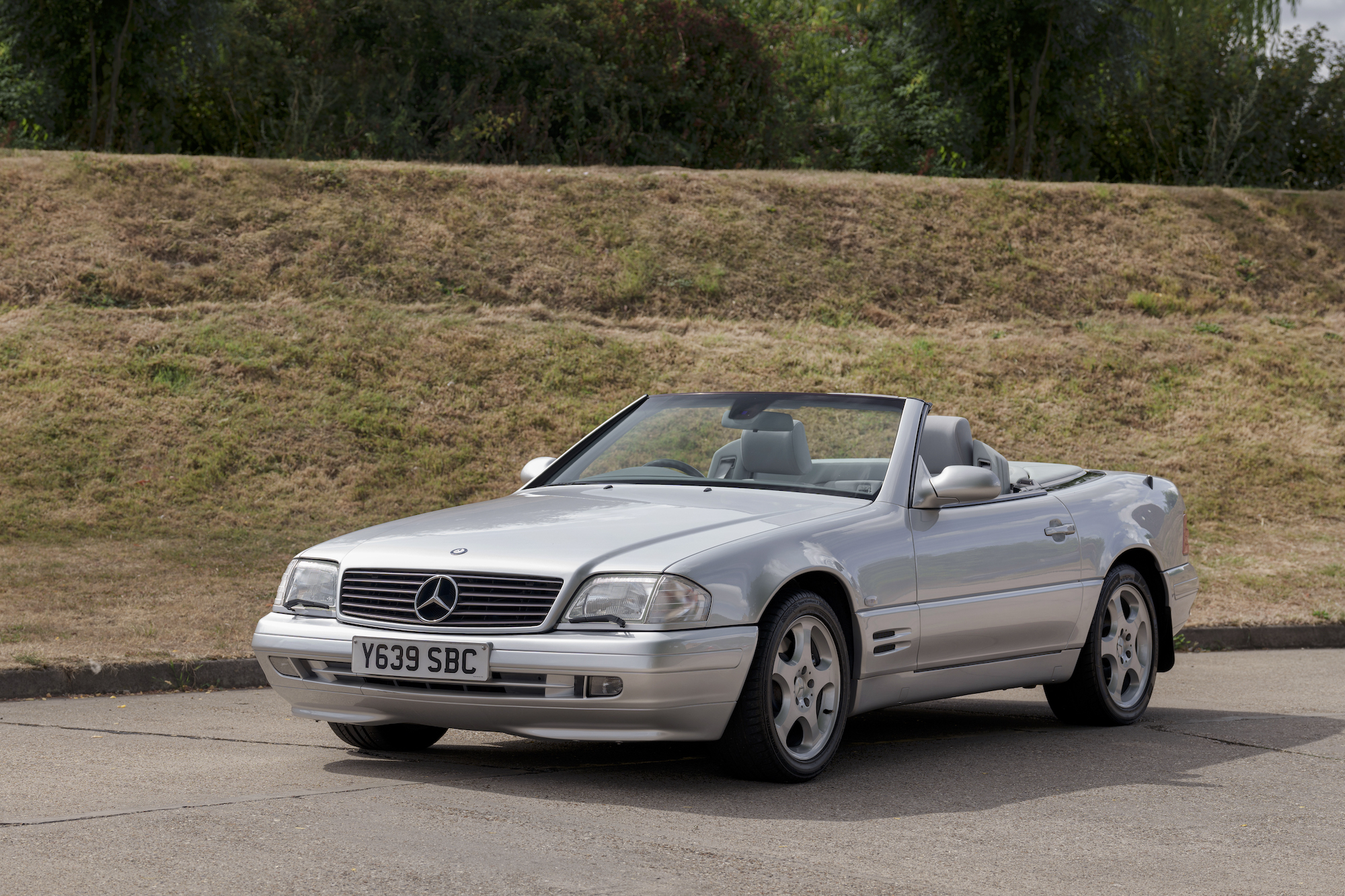 2001 MERCEDES-BENZ (R129) SL320 - 28,668 MILES for sale by auction in ...