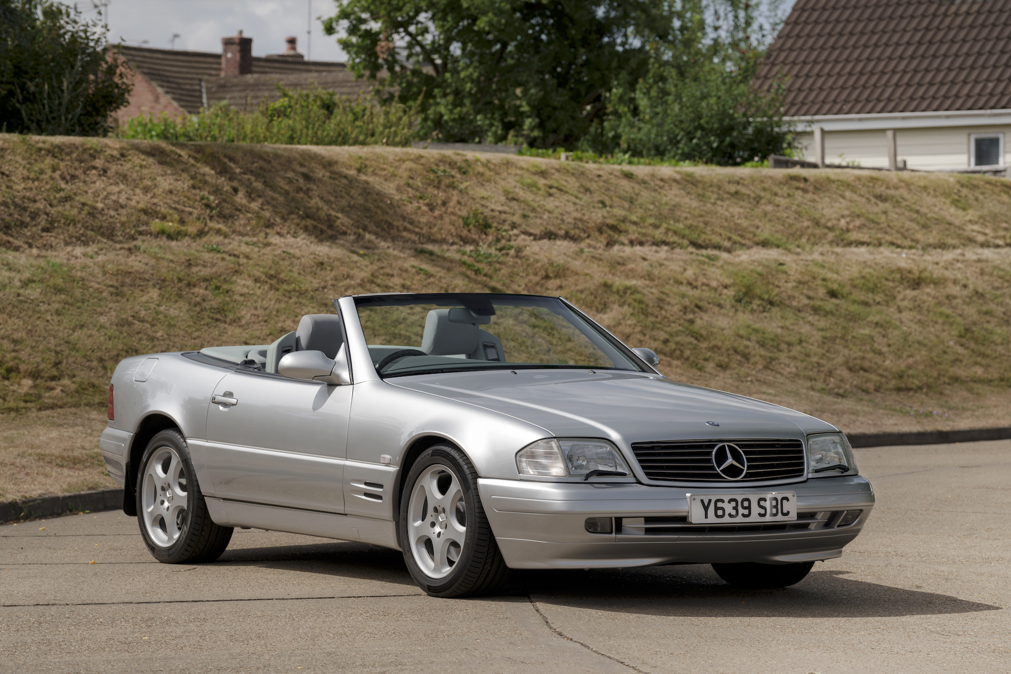 2001 MERCEDES-BENZ (R129) SL320 - 28,668 MILES for sale by auction in ...