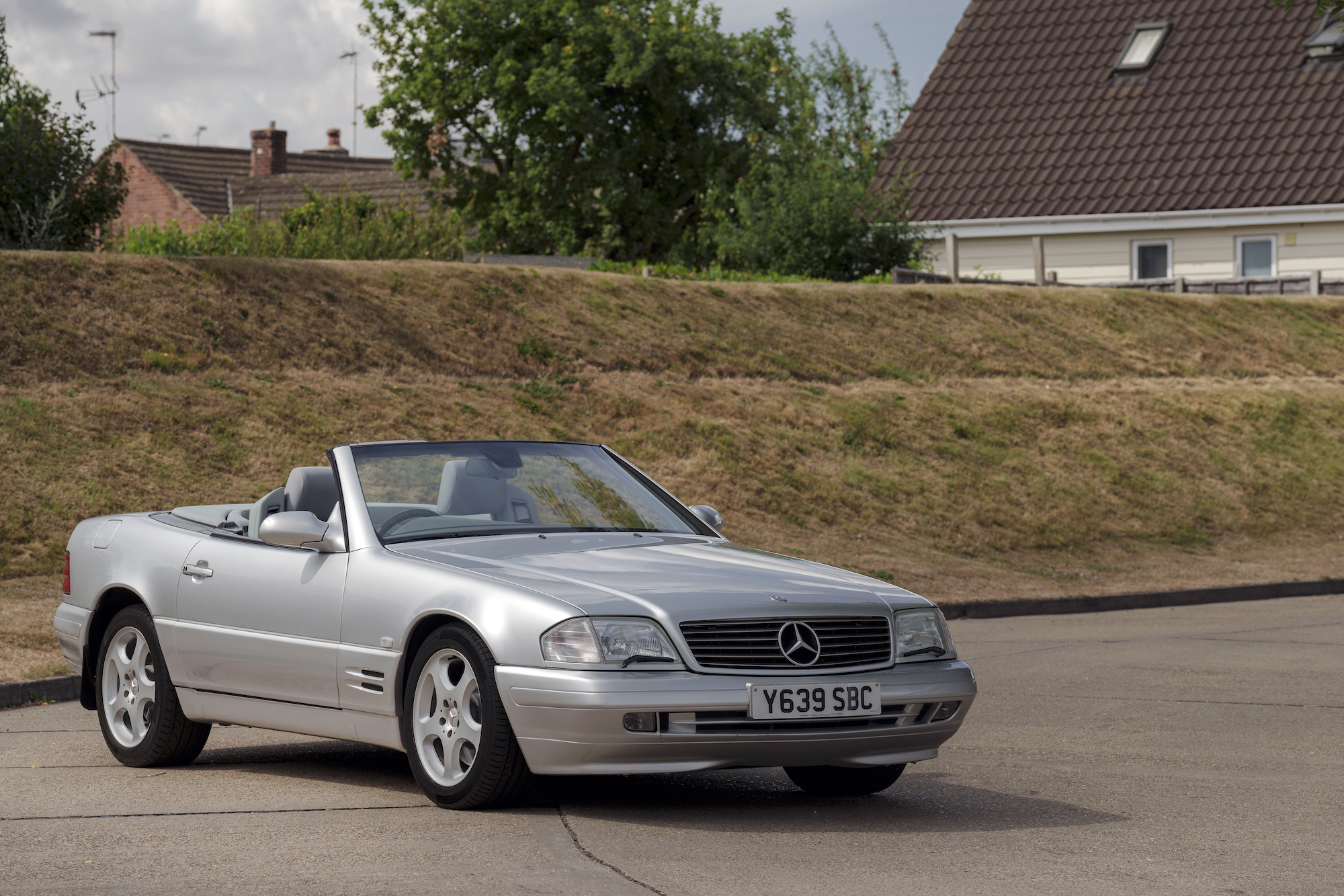 2001 MERCEDES-BENZ (R129) SL320 - 28,668 MILES for sale by auction in ...