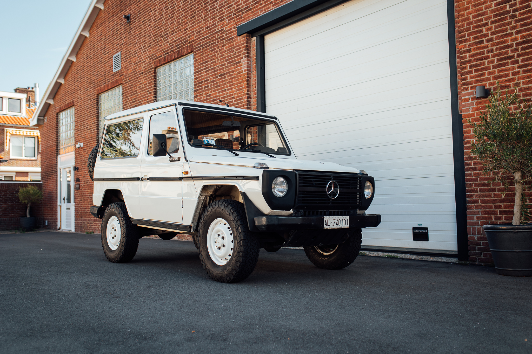 1981 MERCEDES-BENZ (W460) 240 GD SWB