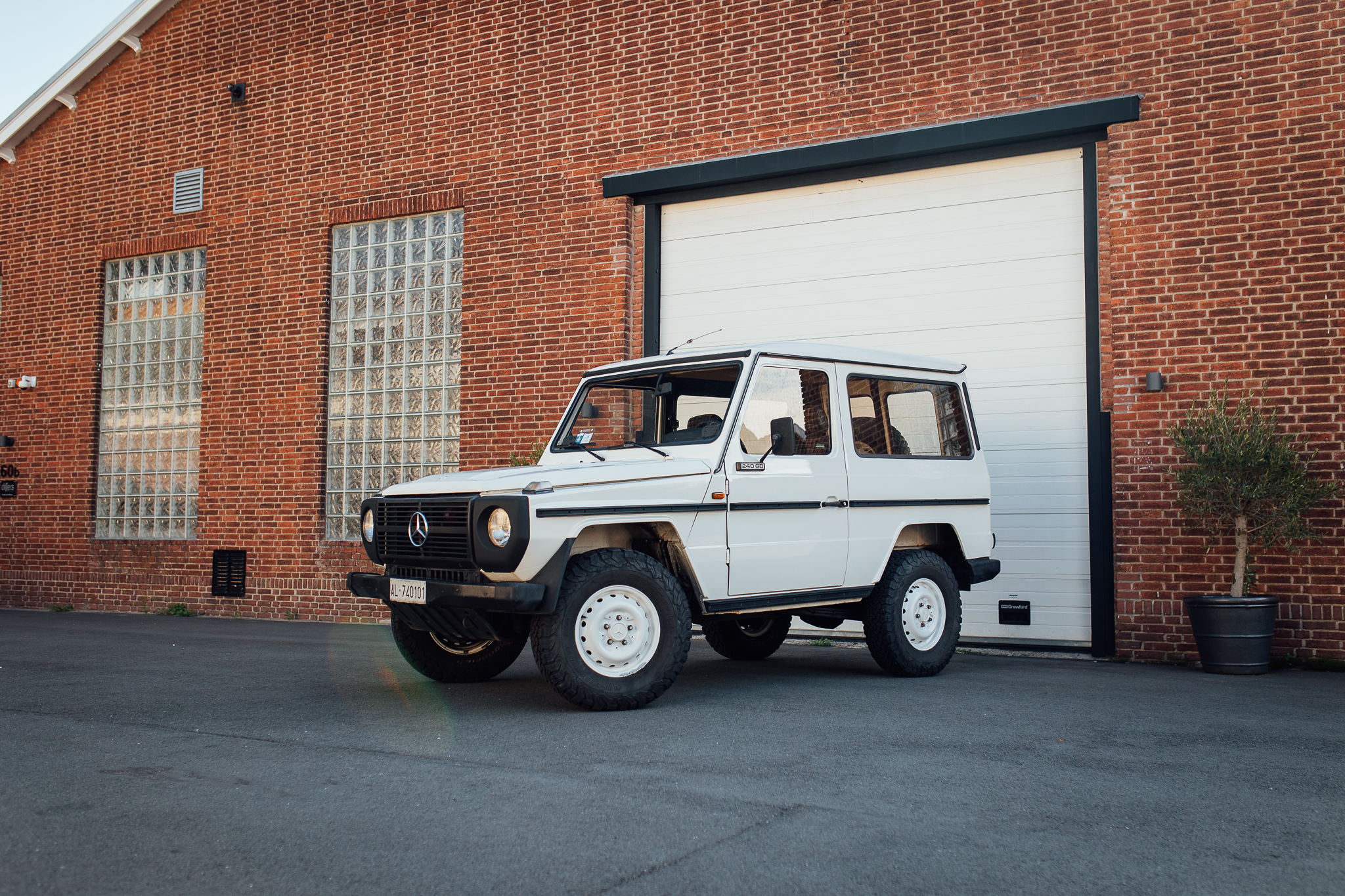 1981 MERCEDES-BENZ (W460) 240 GD SWB