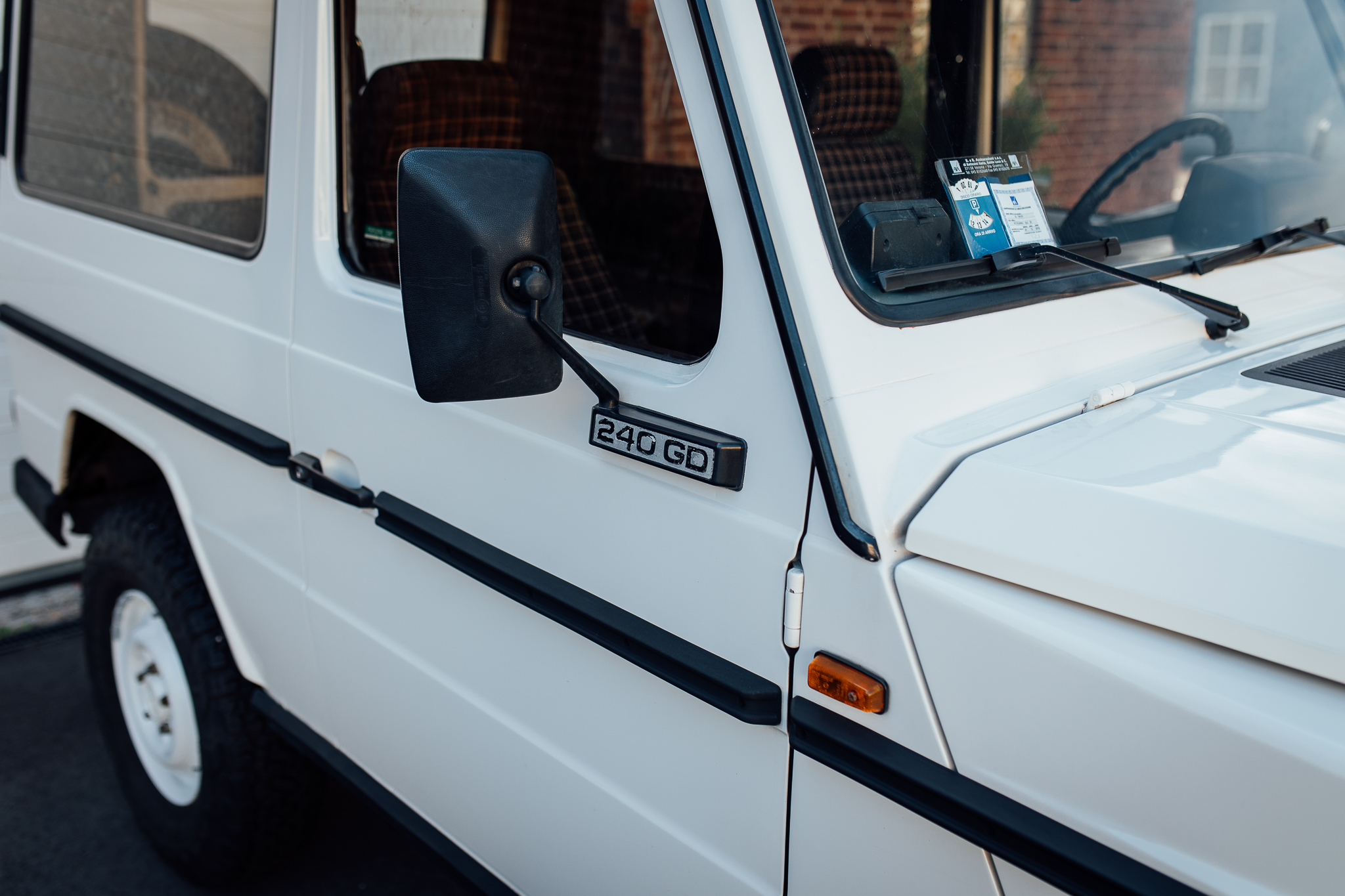 1981 MERCEDES-BENZ (W460) 240 GD SWB