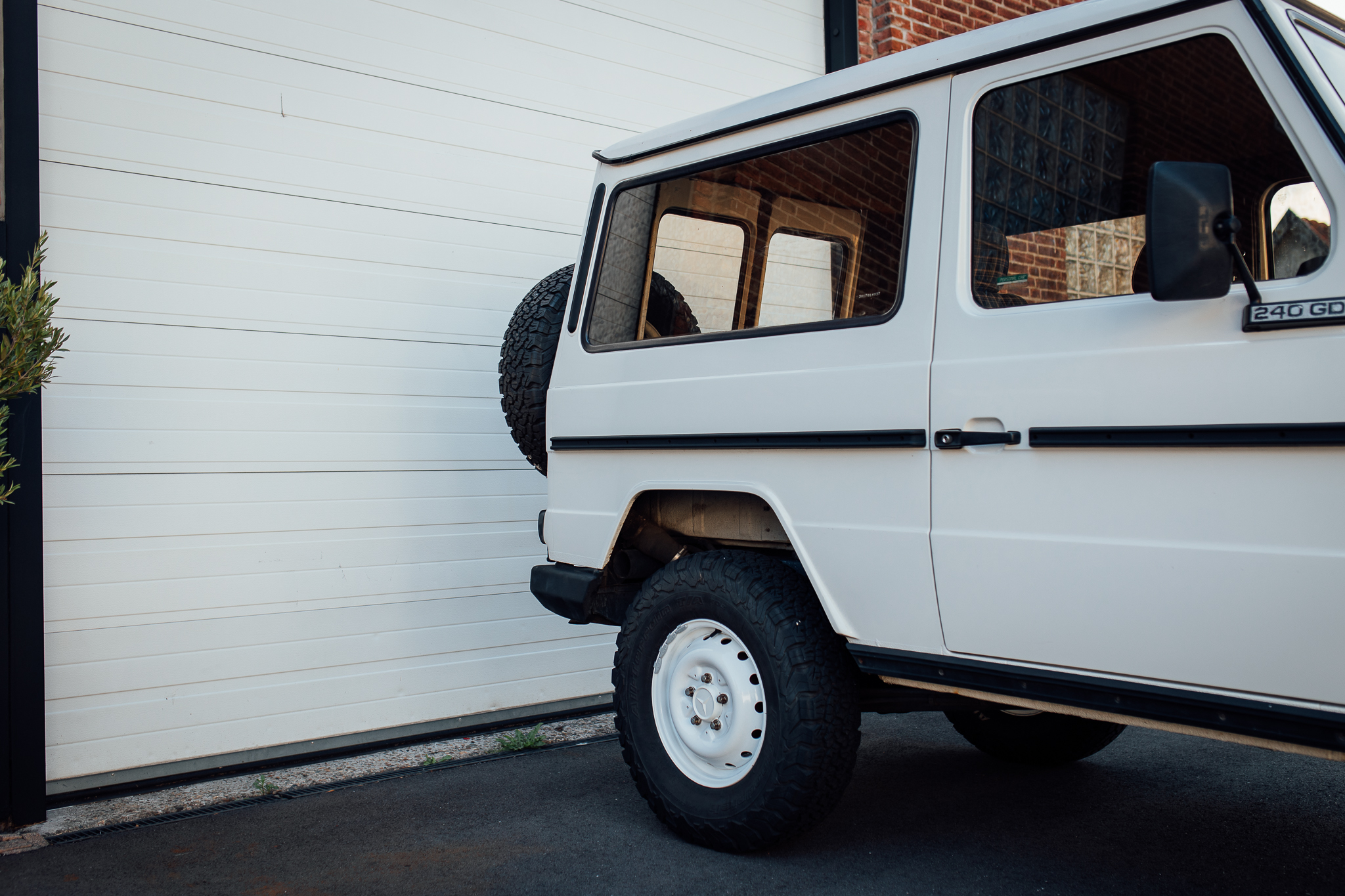 1981 MERCEDES-BENZ (W460) 240 GD SWB