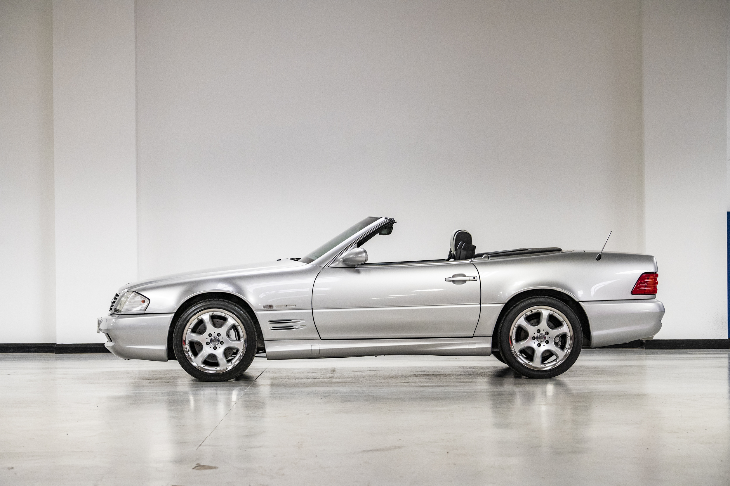 2001 MERCEDES-BENZ (R129) SL 500 'SILVER ARROW' - 6,090 miles