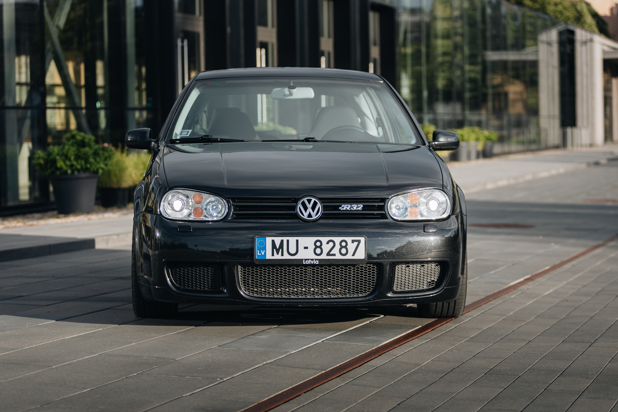 2002 VOLKSWAGEN GOLF (MK4) R32