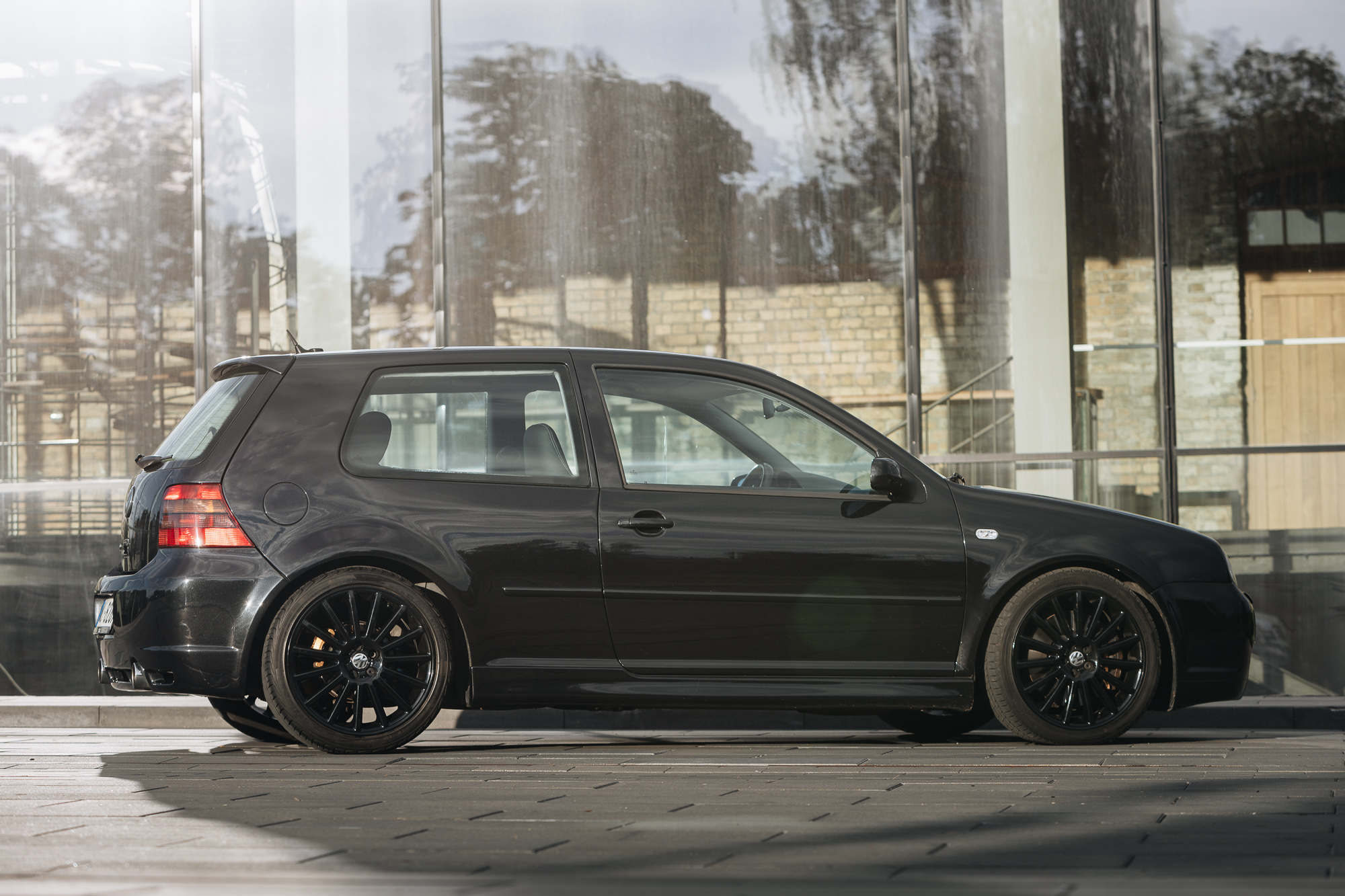 2002 VOLKSWAGEN GOLF (MK4) R32