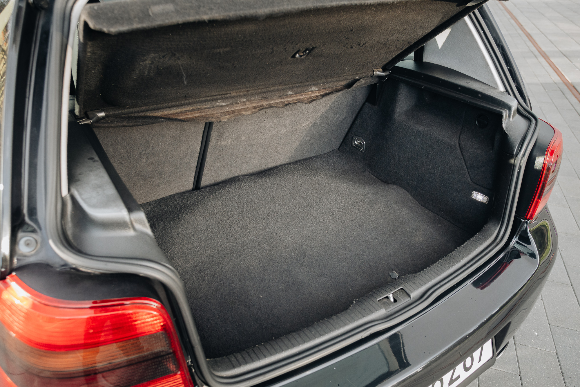 2002 VOLKSWAGEN GOLF (MK4) R32