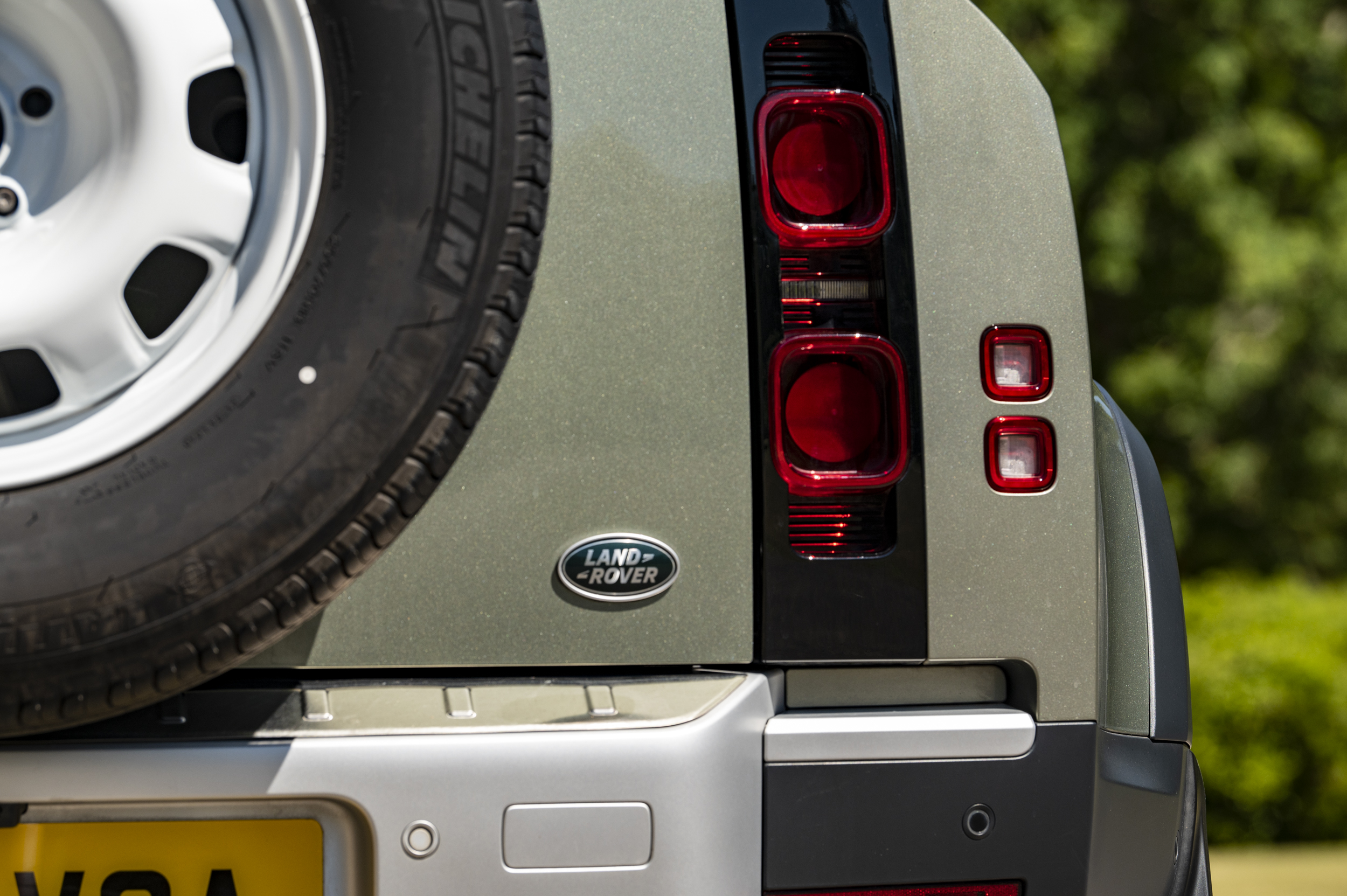 2020 LAND ROVER DEFENDER 110 P300