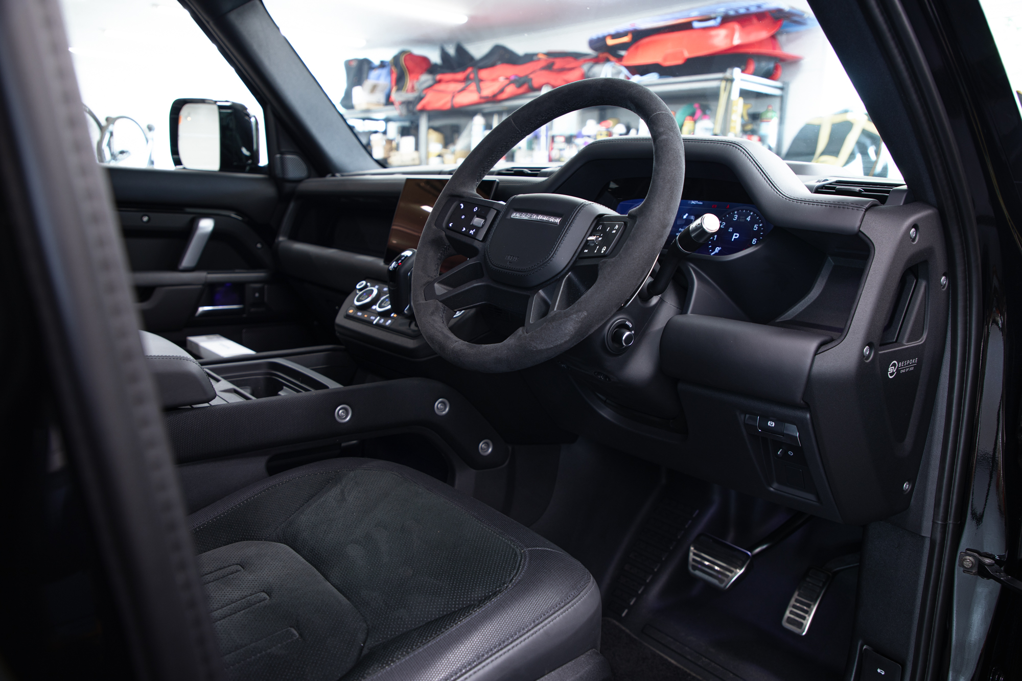 2021 LAND ROVER DEFENDER 110 V8 - BOND EDITION