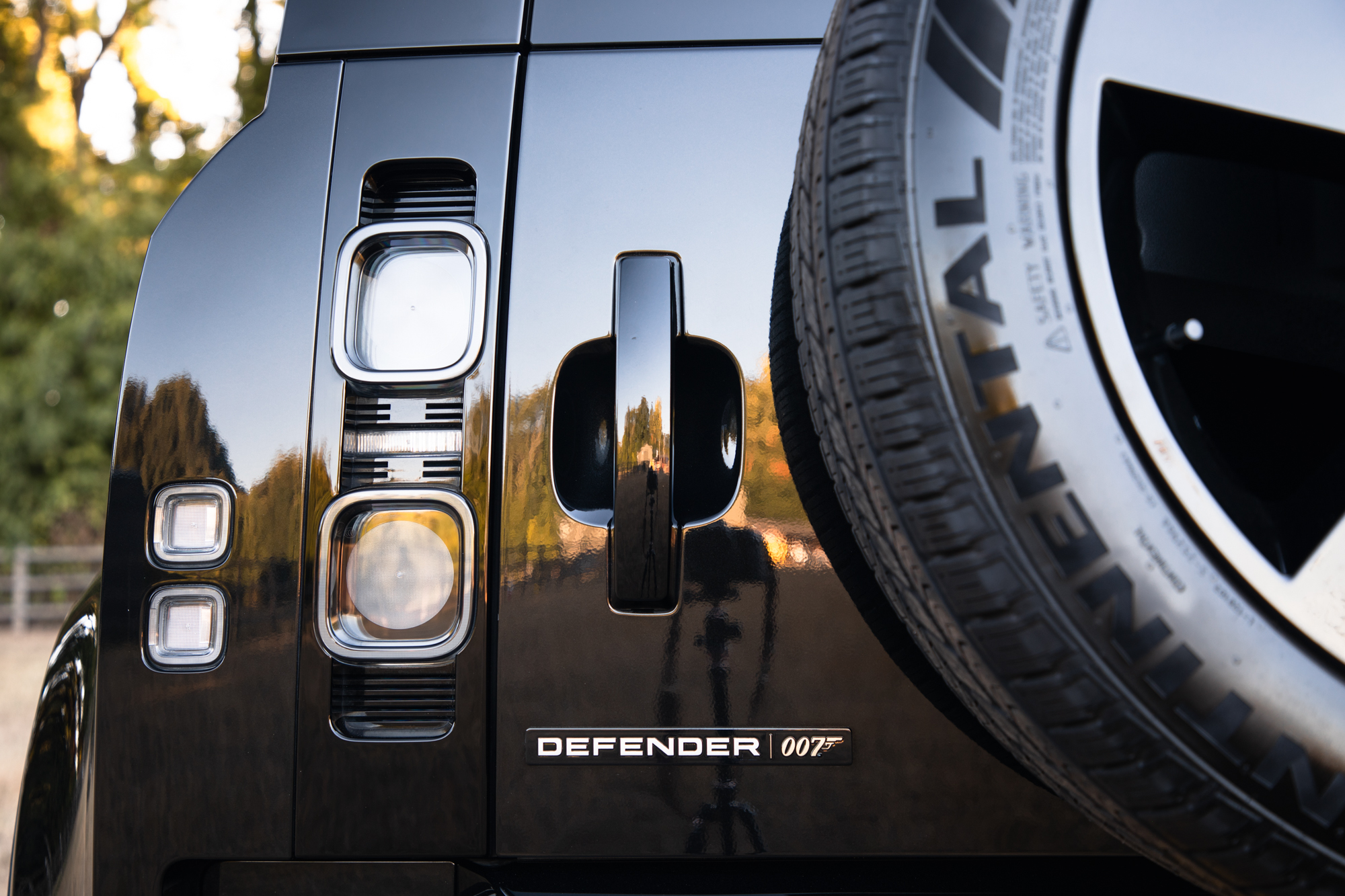 2021 LAND ROVER DEFENDER 110 V8 - BOND EDITION