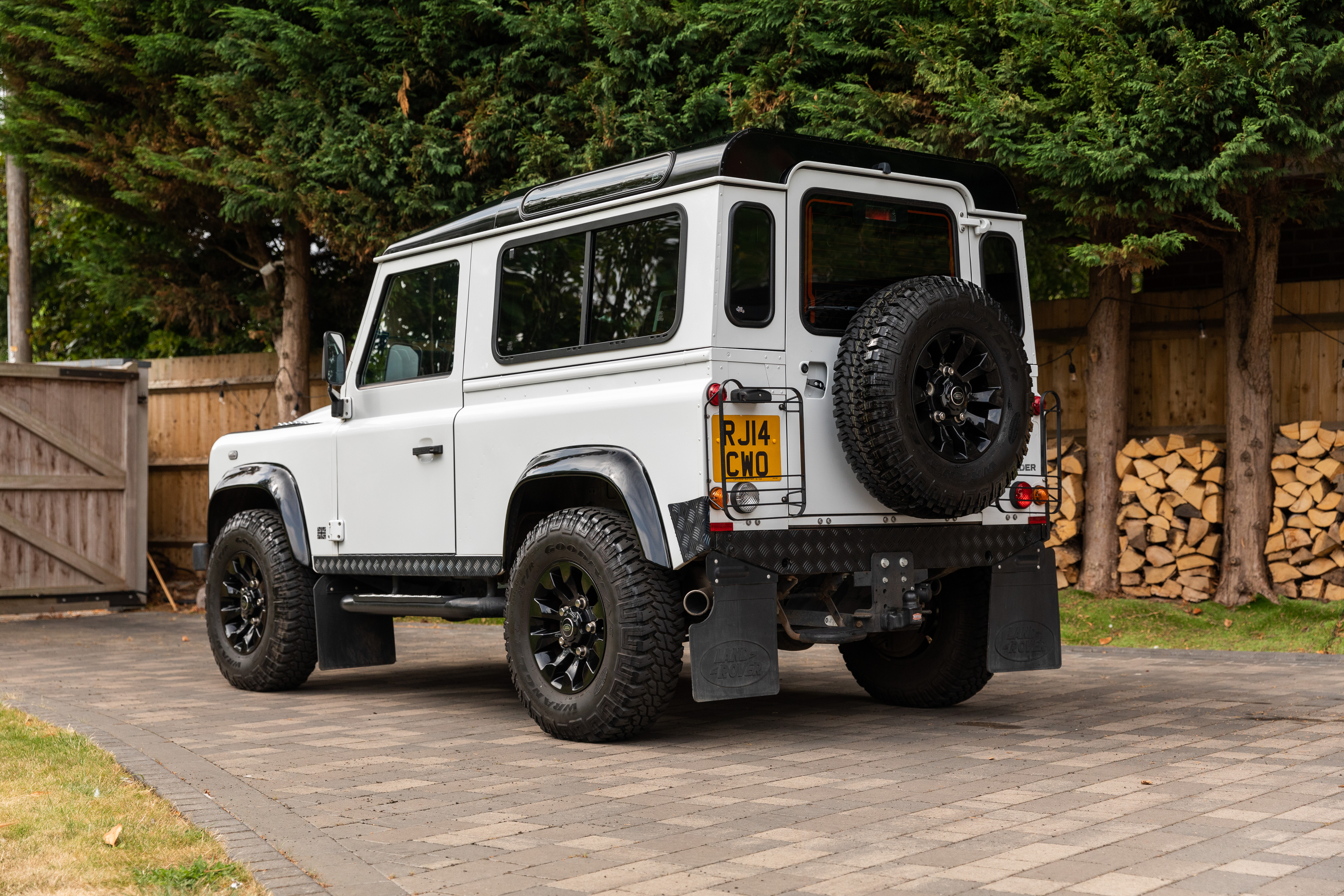 2014 LAND ROVER DEFENDER 90 XS - 11,877 MILES