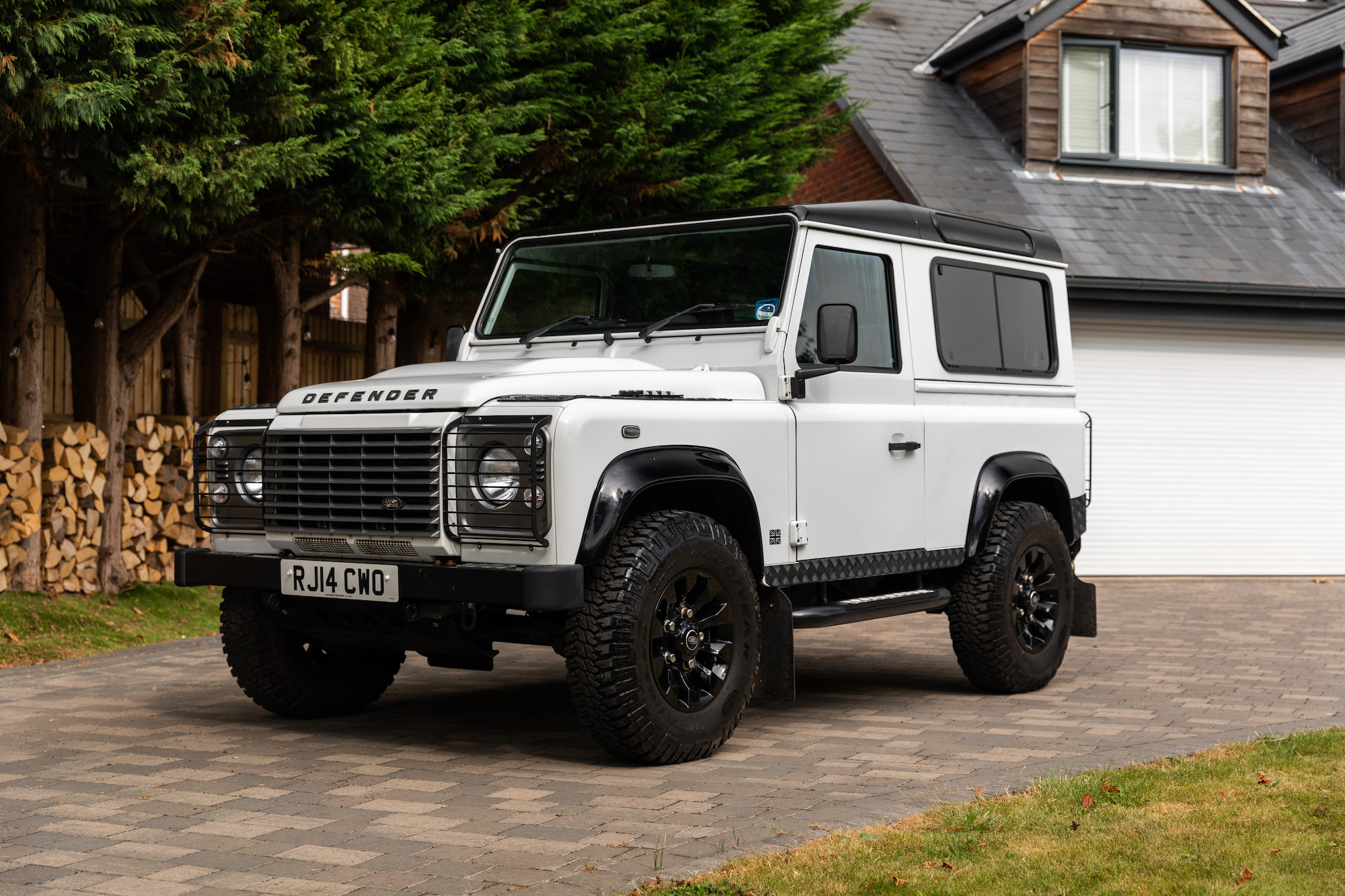 2014 LAND ROVER DEFENDER 90 XS - 11,877 MILES