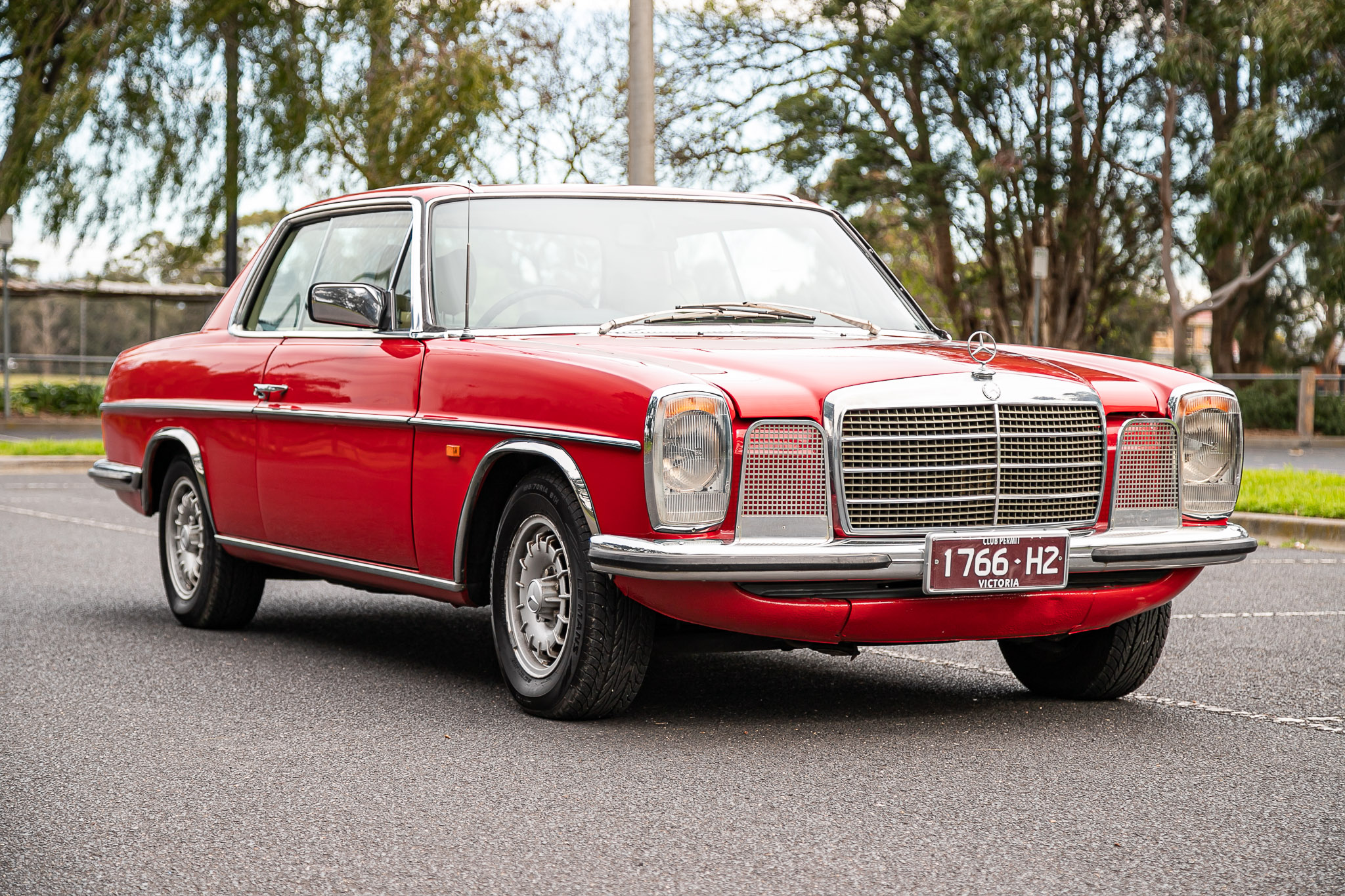 1976 MERCEDES-BENZ (W114) 250 C COUPE