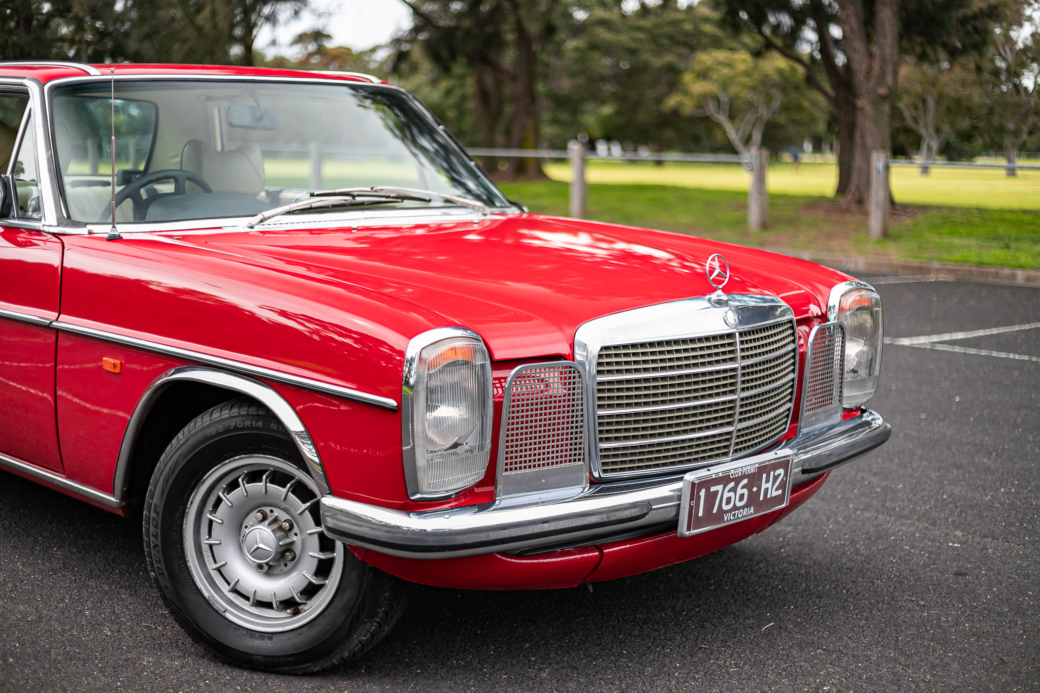 1976 MERCEDES-BENZ (W114) 250 C COUPE