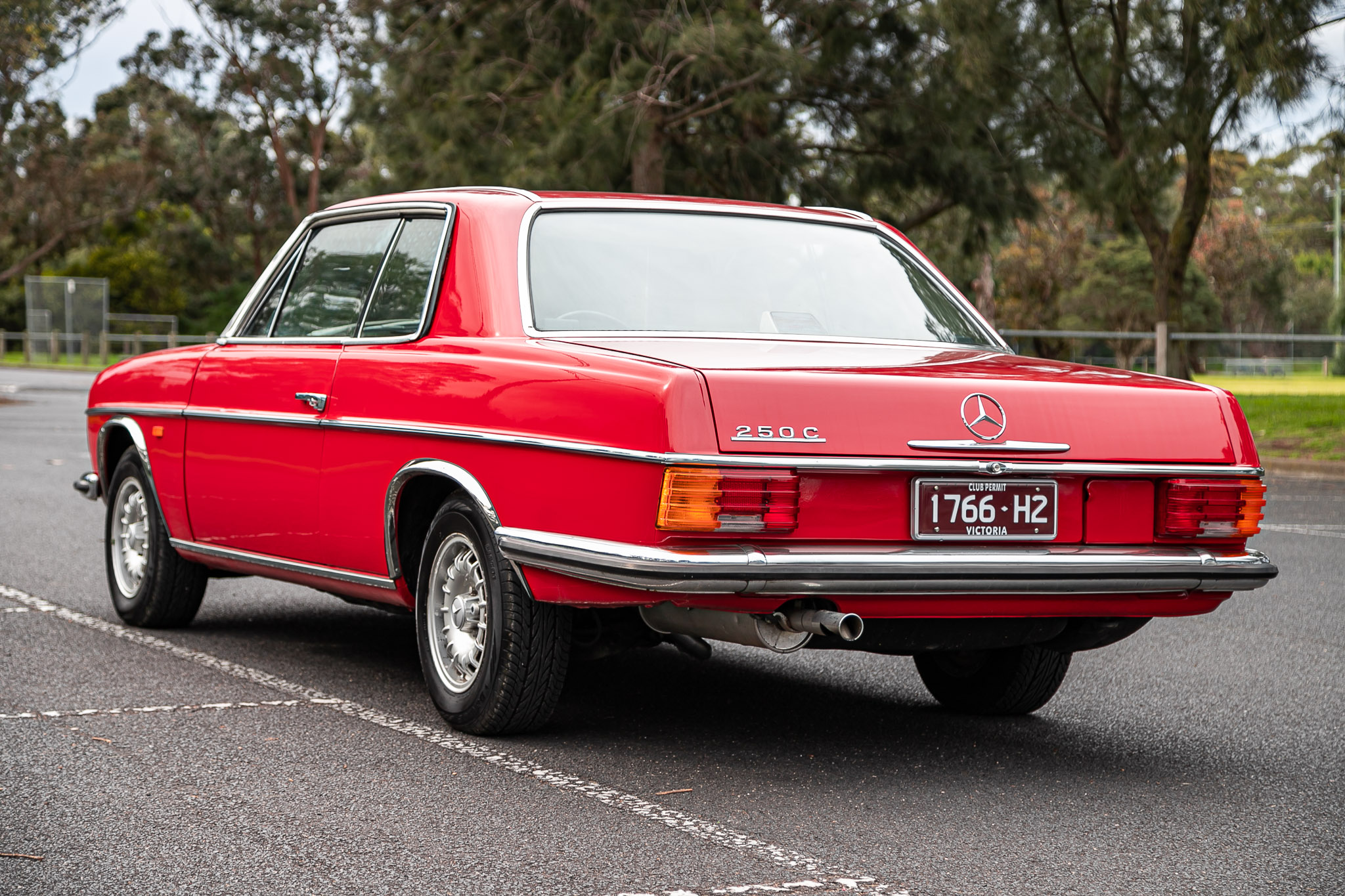 1976 MERCEDES-BENZ (W114) 250 C COUPE