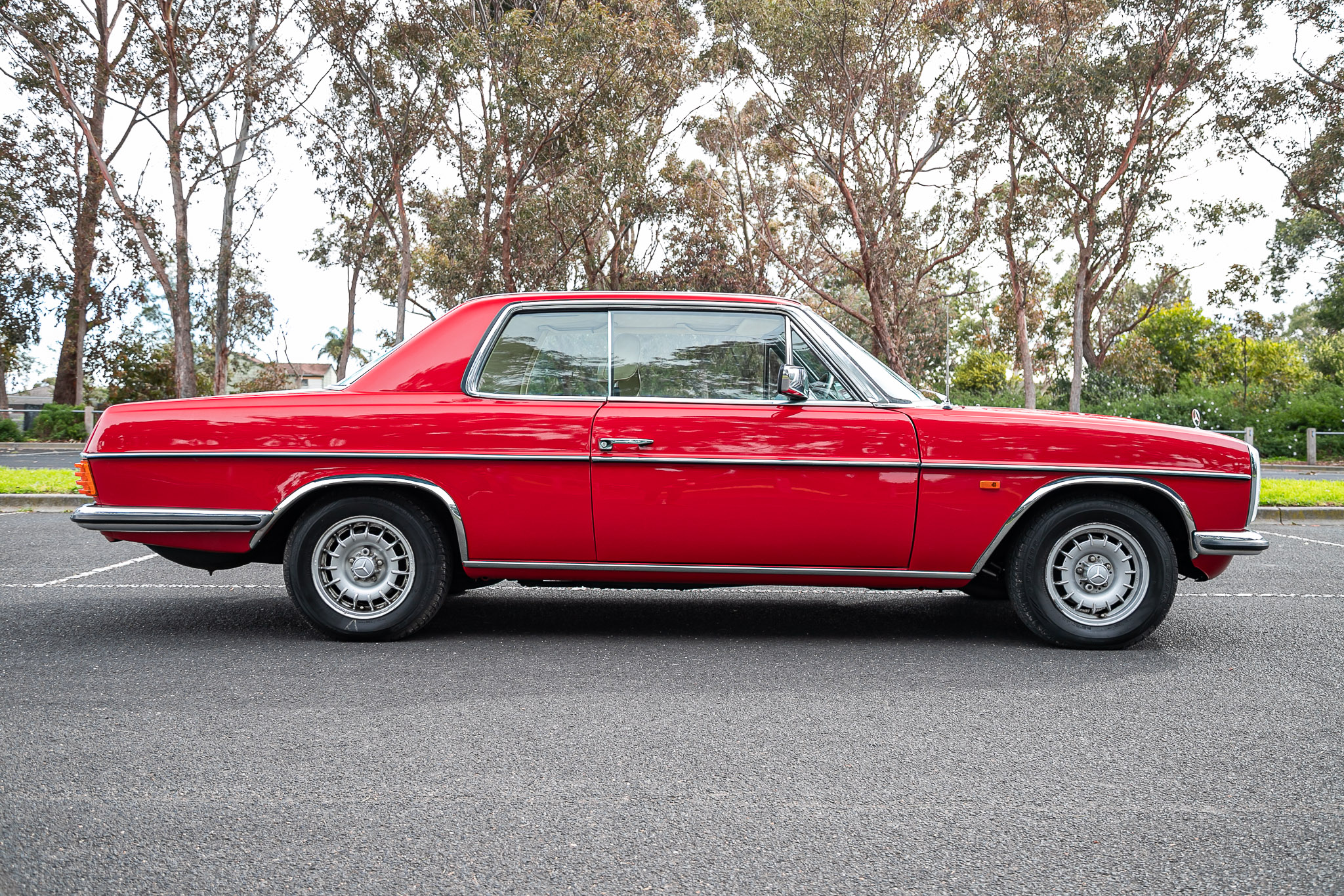 1976 MERCEDES-BENZ (W114) 250 C COUPE