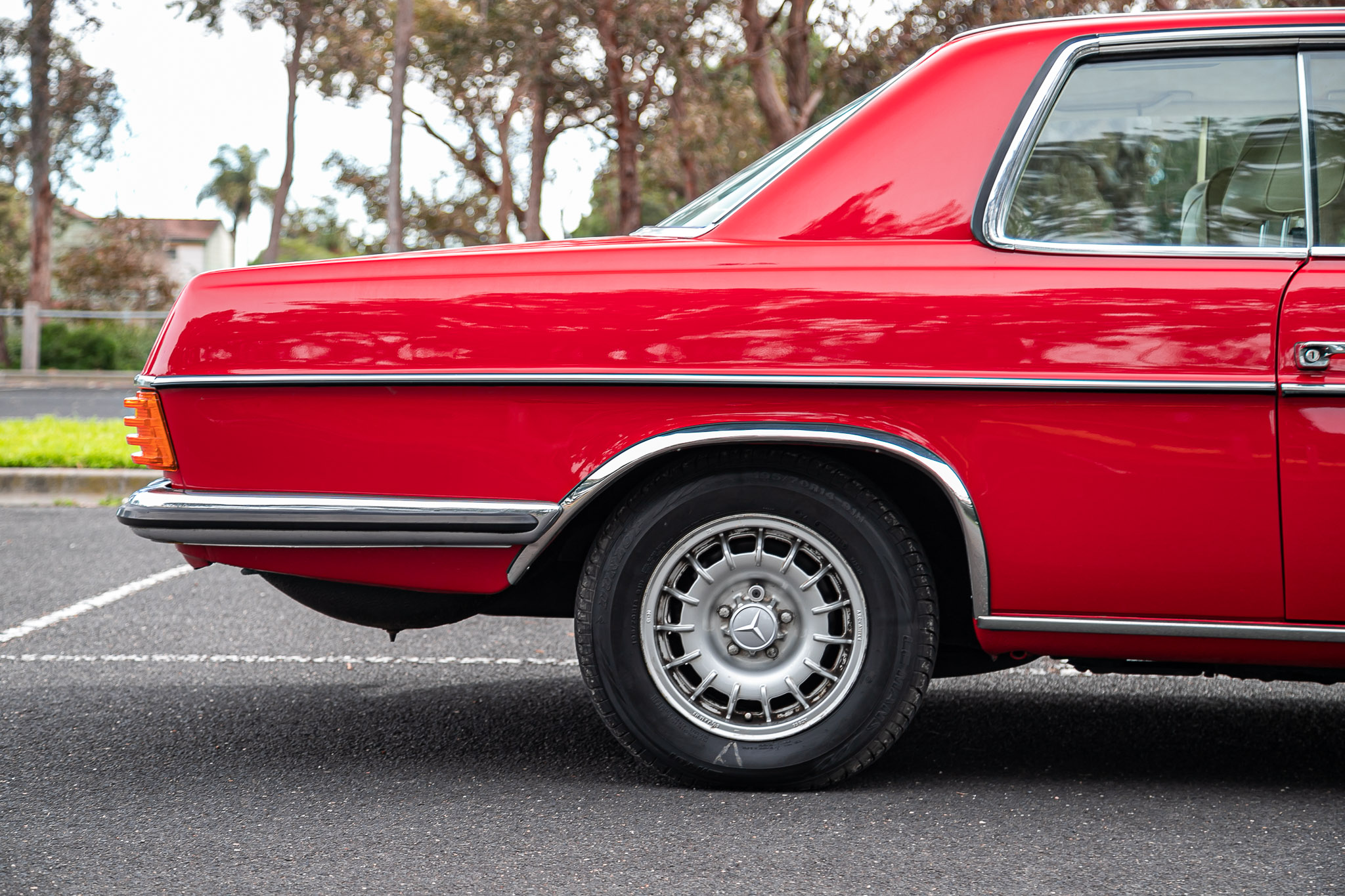 1976 MERCEDES-BENZ (W114) 250 C COUPE