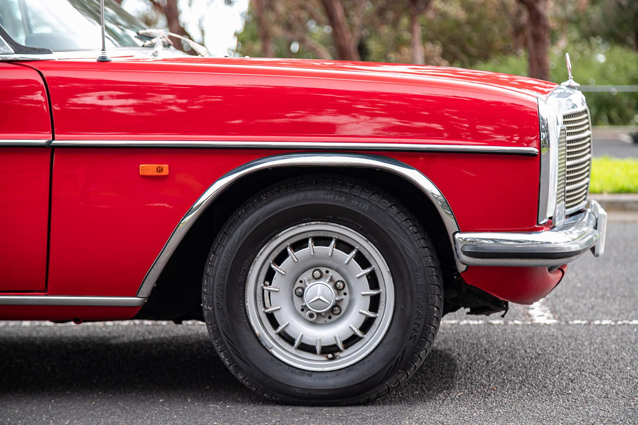 1976 MERCEDES-BENZ (W114) 250 C COUPE