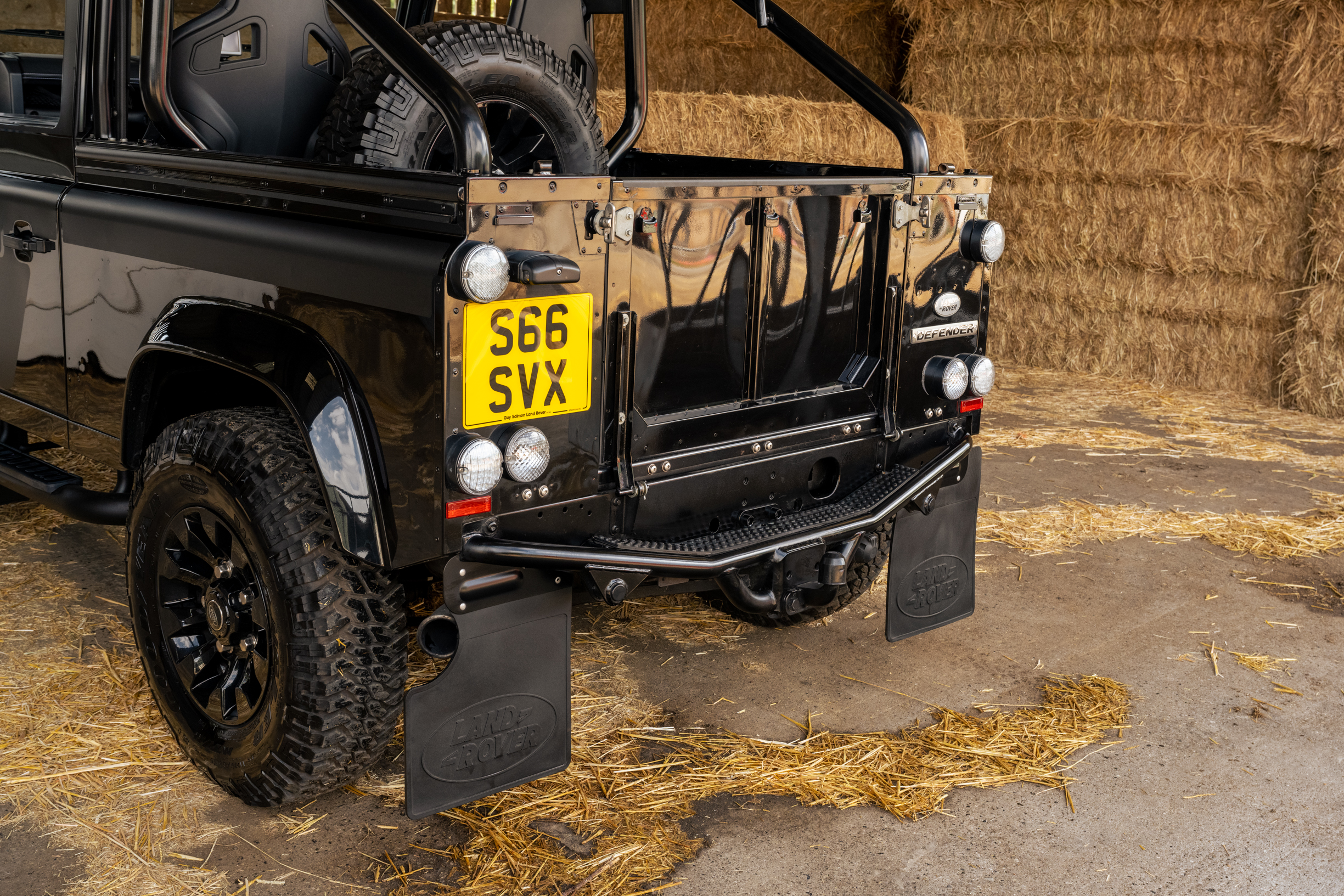 2009 LAND ROVER DEFENDER 90 SVX for sale by auction in Berkshire ...