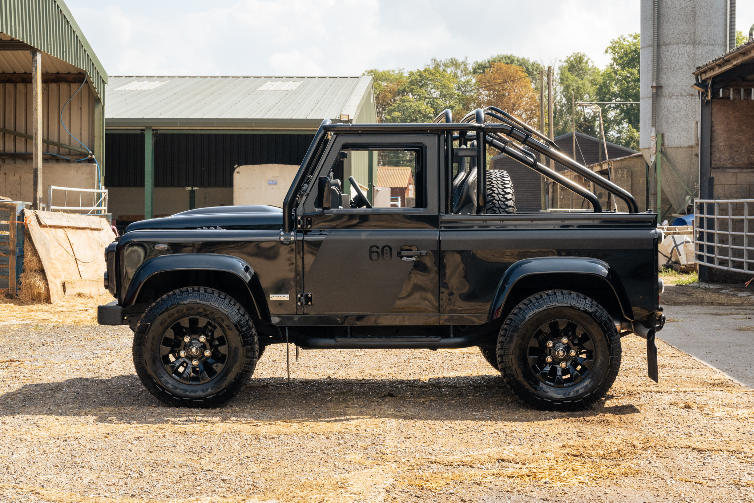 2009 LAND ROVER DEFENDER 90 SVX for sale by auction in Berkshire ...