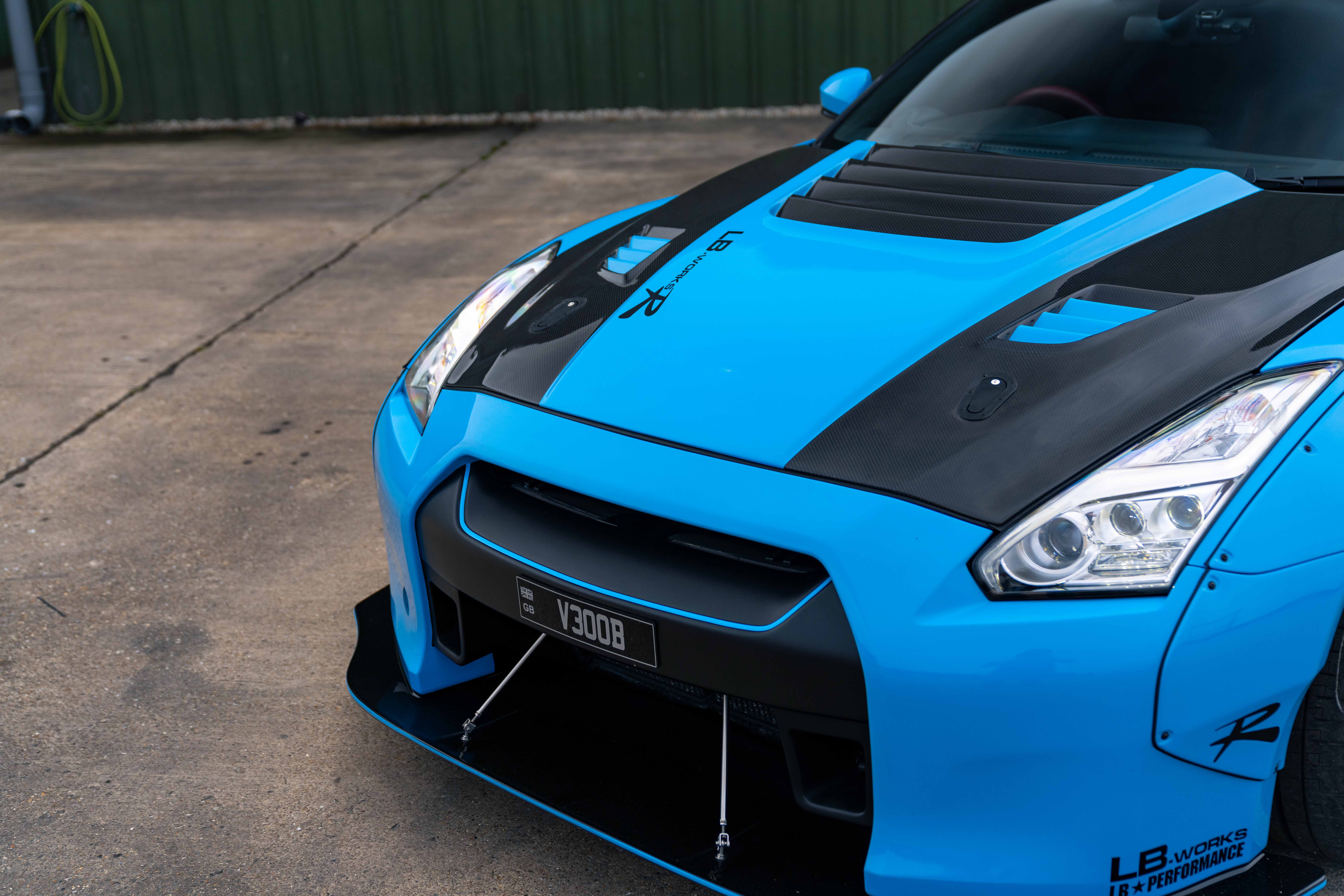 2015 LIBERTY WALK NISSAN (R35) GT-R