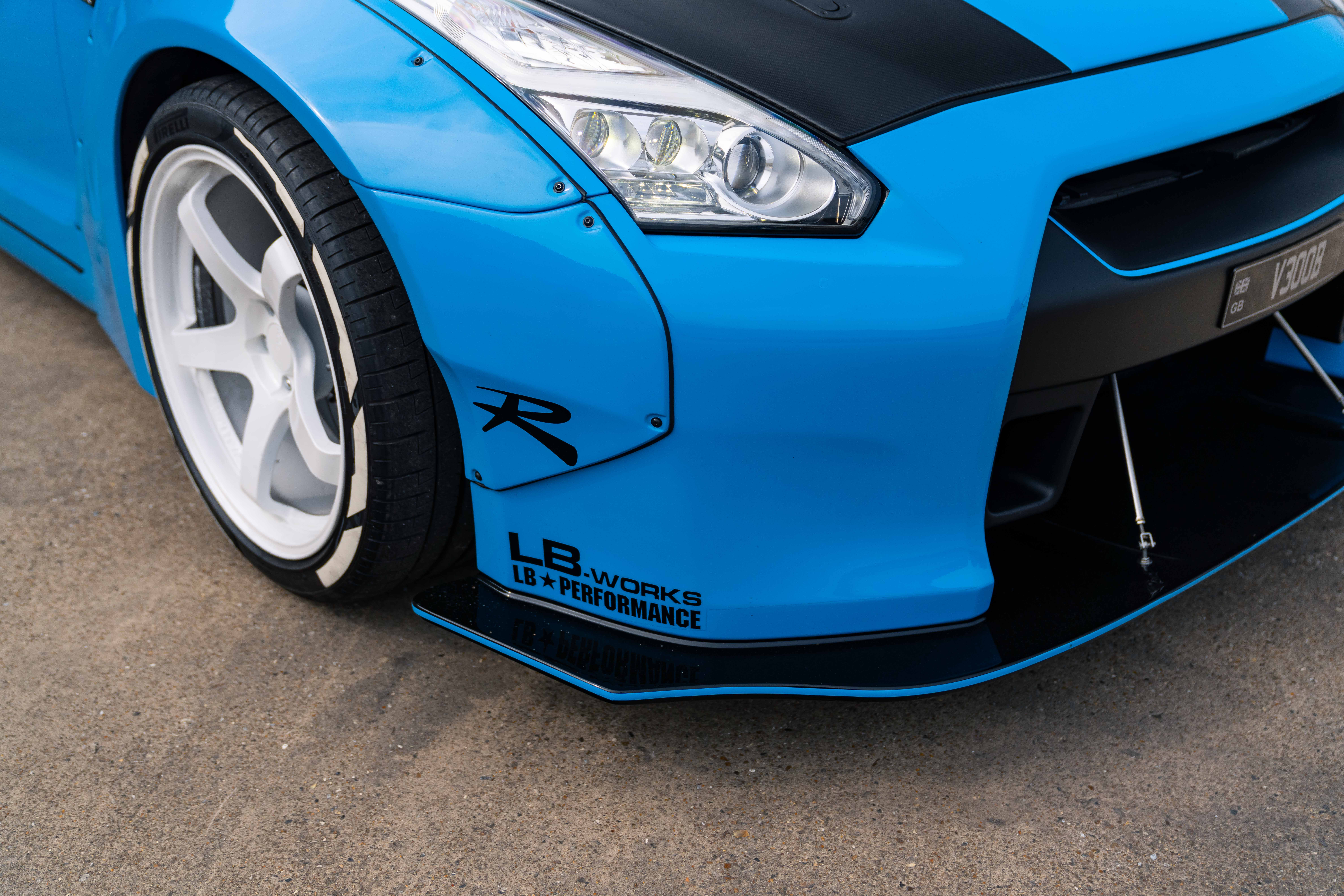 2015 LIBERTY WALK NISSAN (R35) GT-R