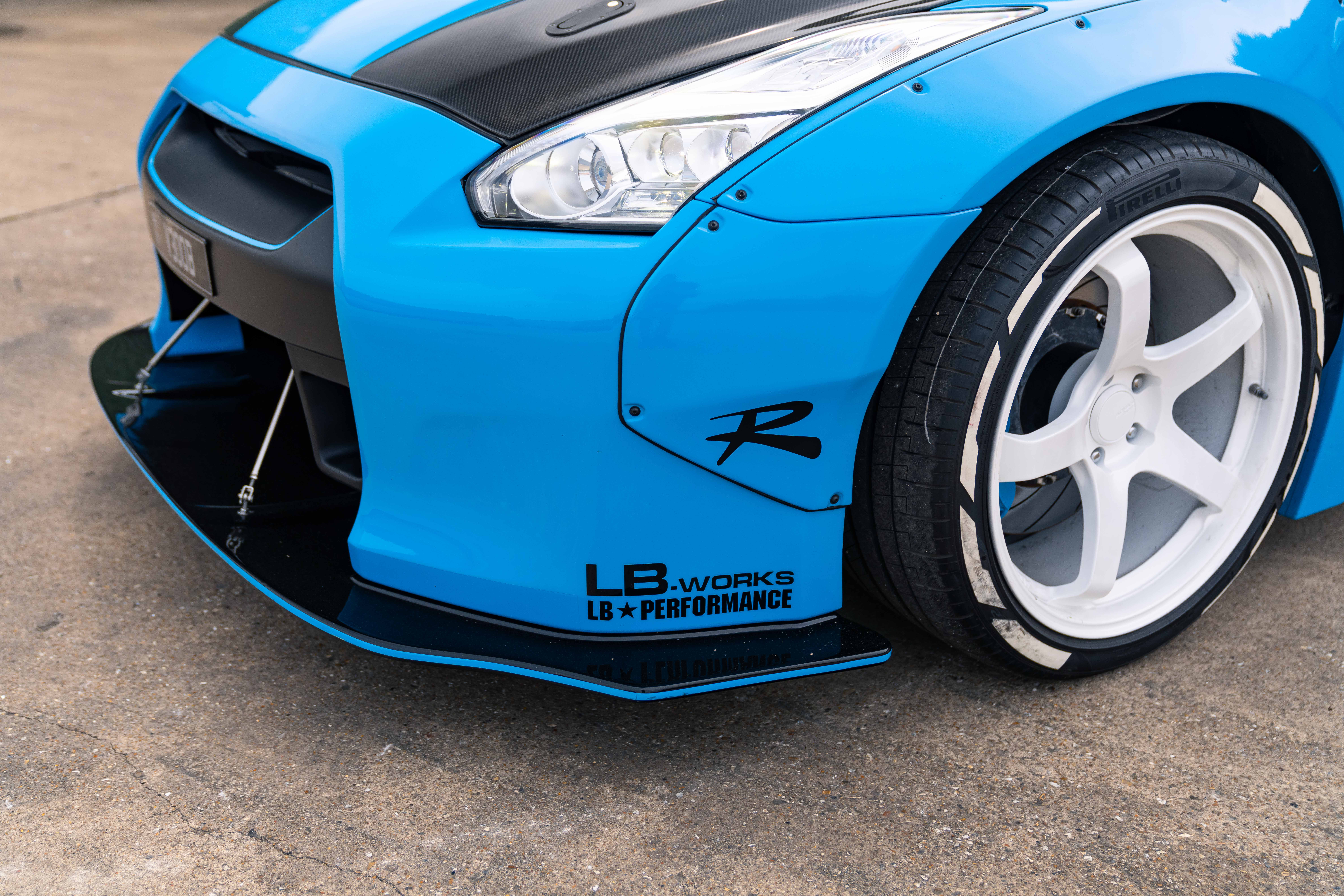 2015 LIBERTY WALK NISSAN (R35) GT-R