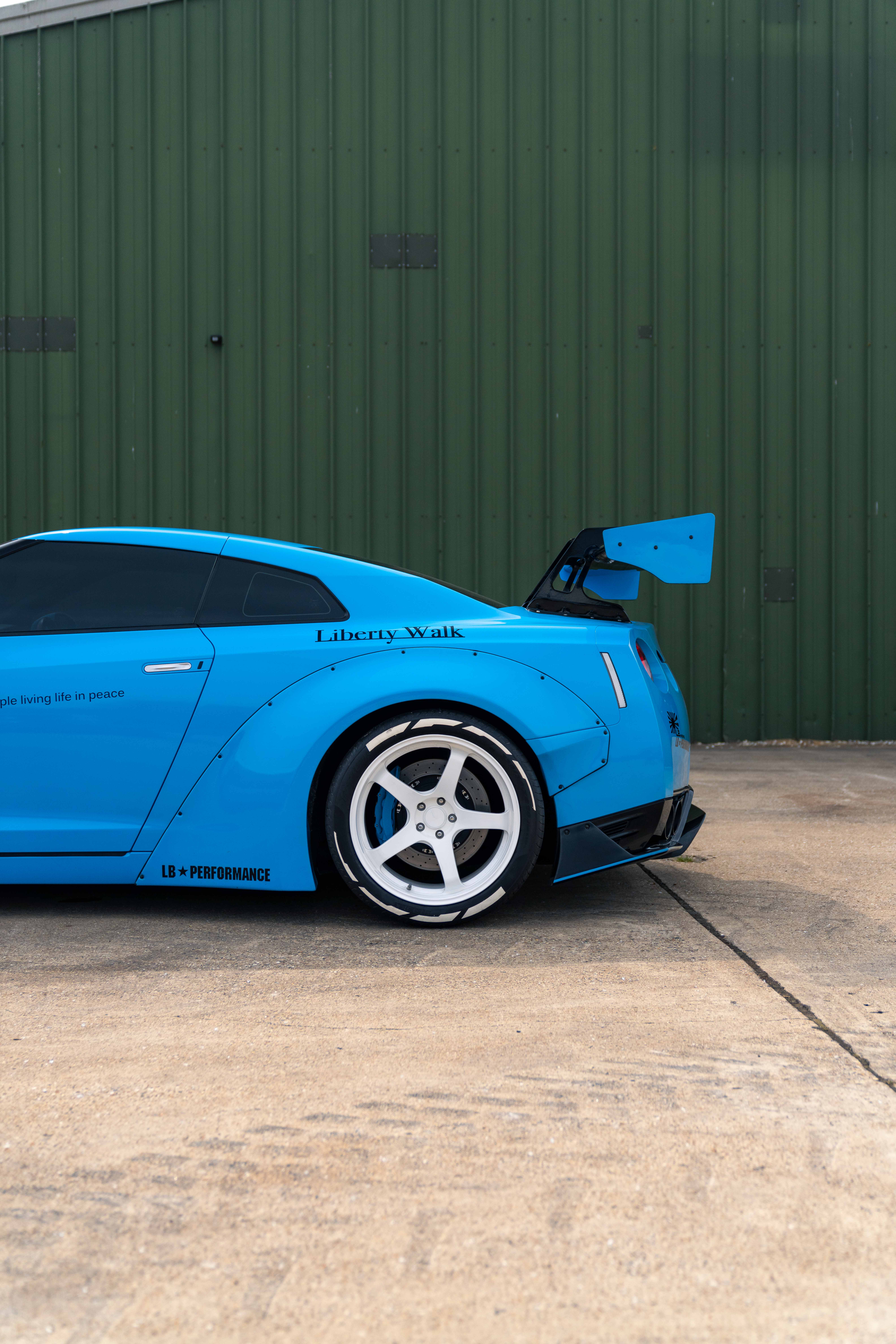 2015 LIBERTY WALK NISSAN (R35) GT-R