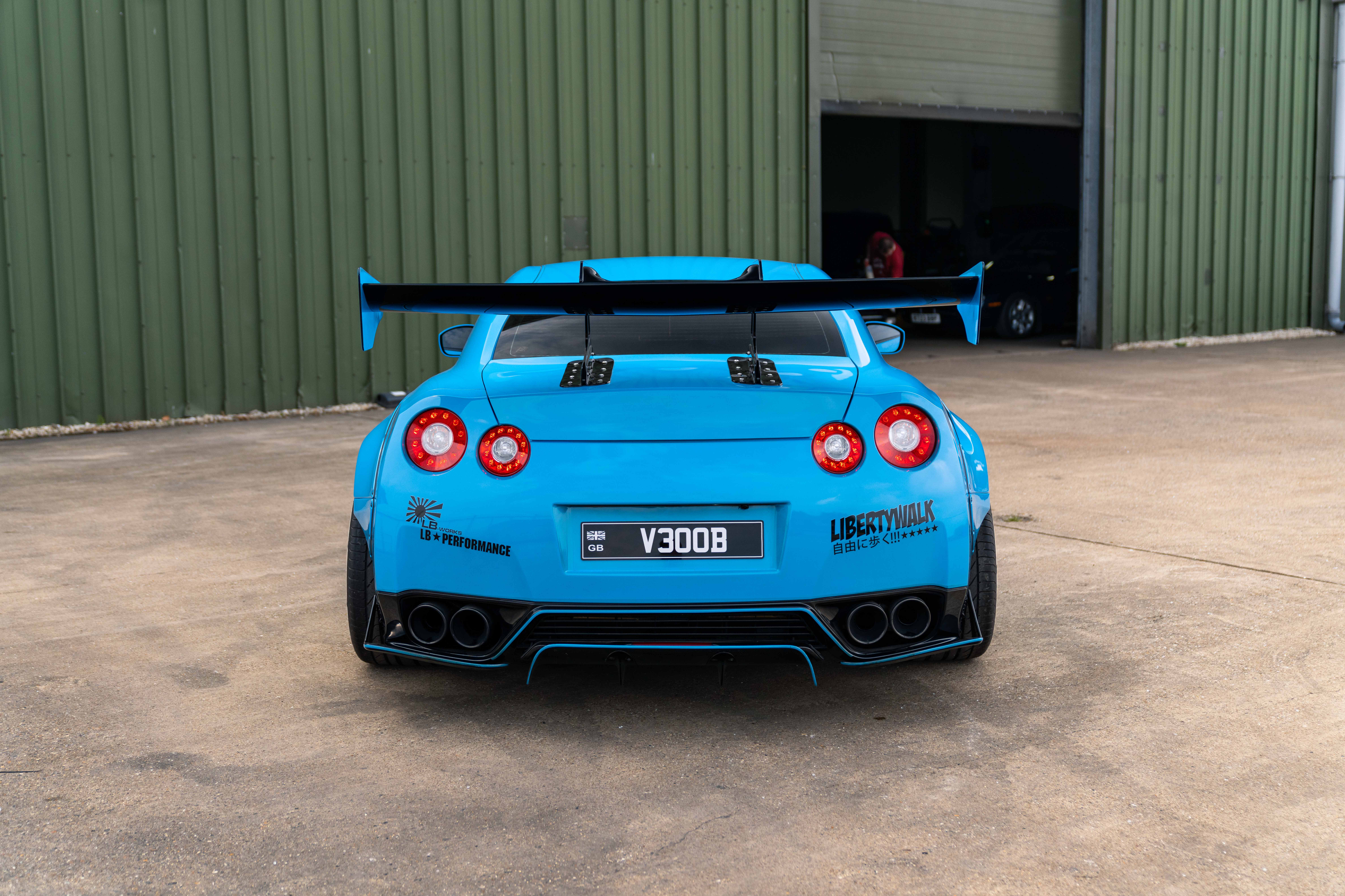 2015 LIBERTY WALK NISSAN (R35) GT-R