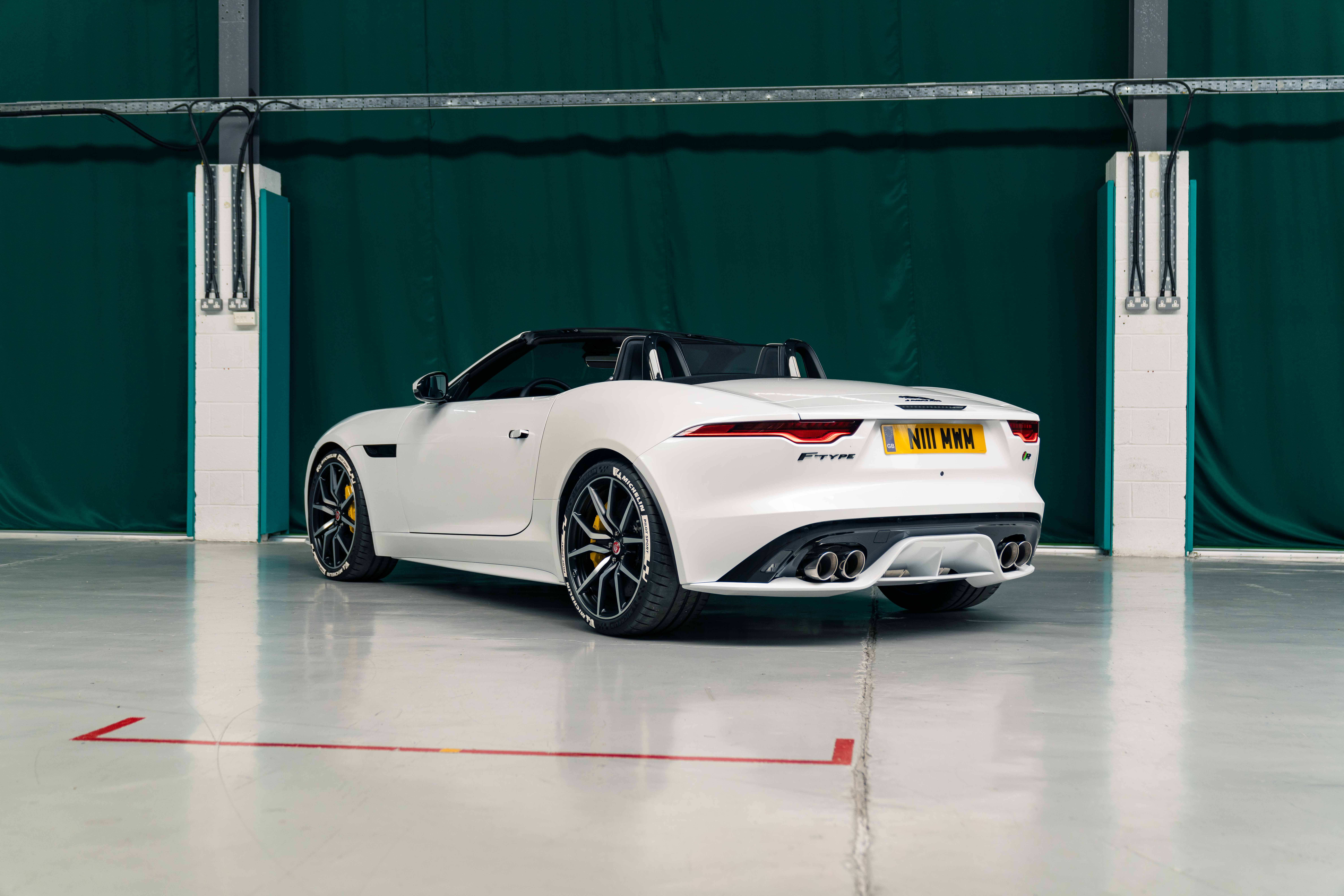 2021 JAGUAR F-TYPE R CONVERTIBLE - 245 KM