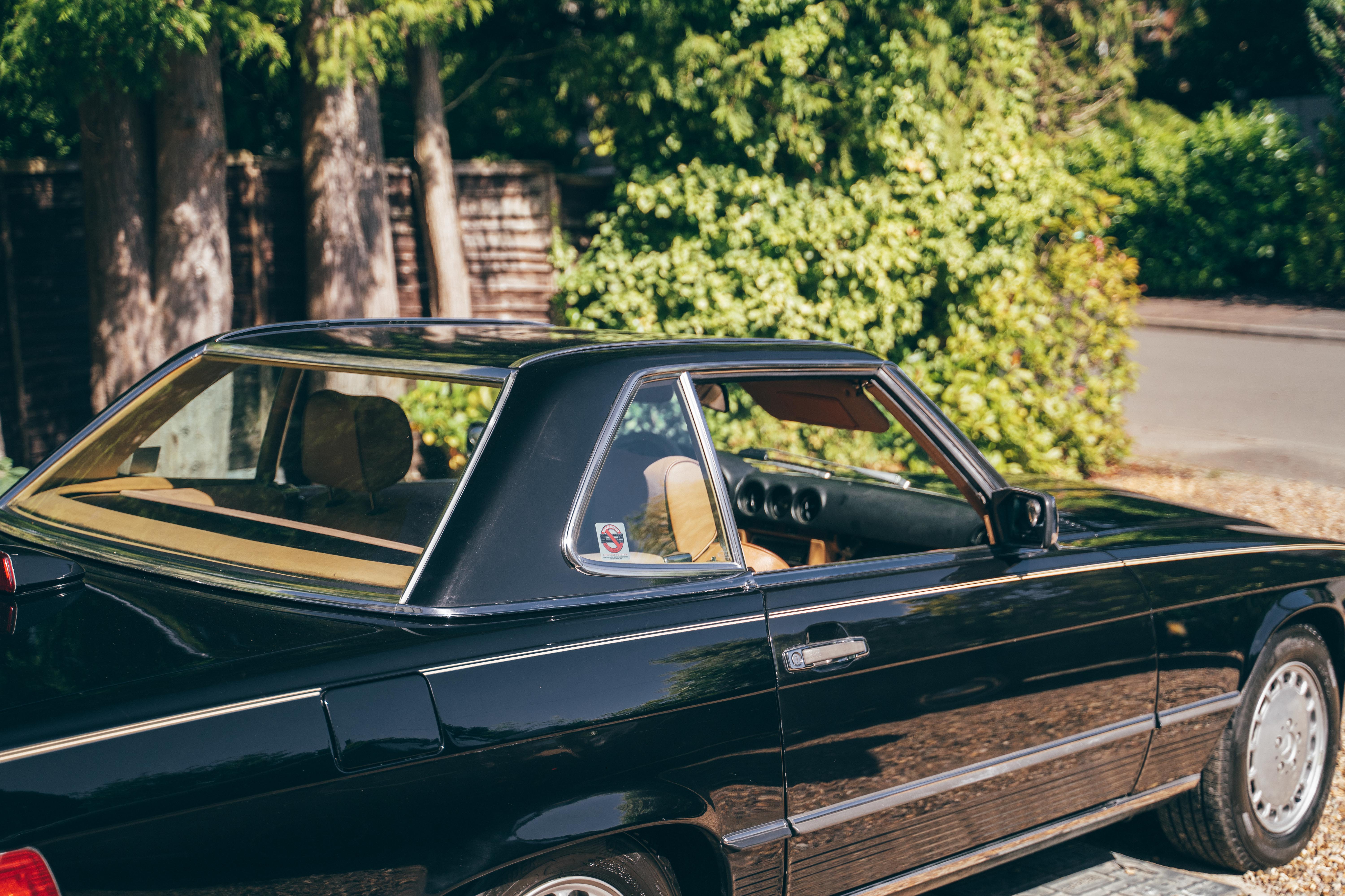 1987 MERCEDES-BENZ (R107) 560 SL