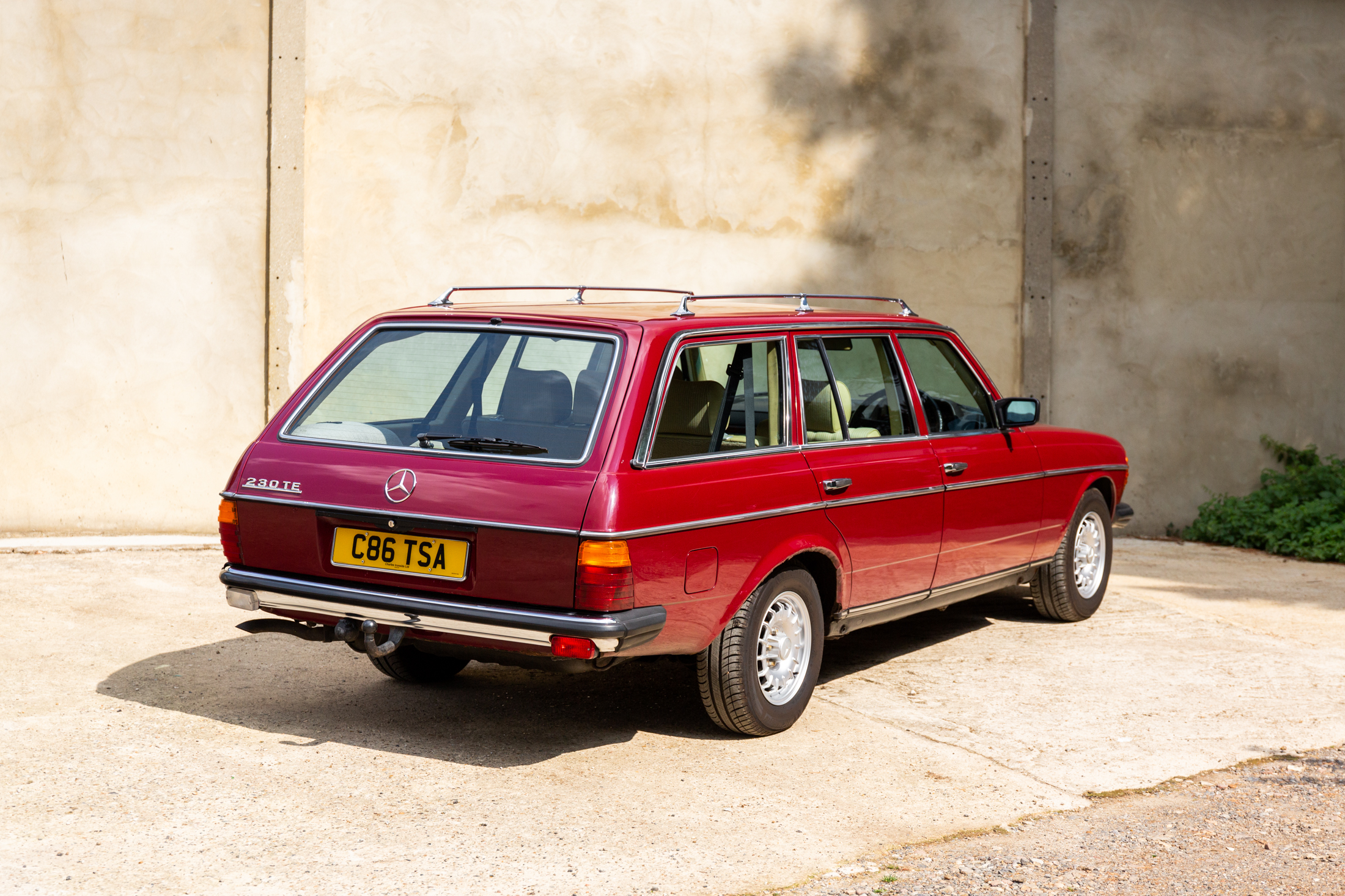 1985 MERCEDES-BENZ (W123) 230 TE