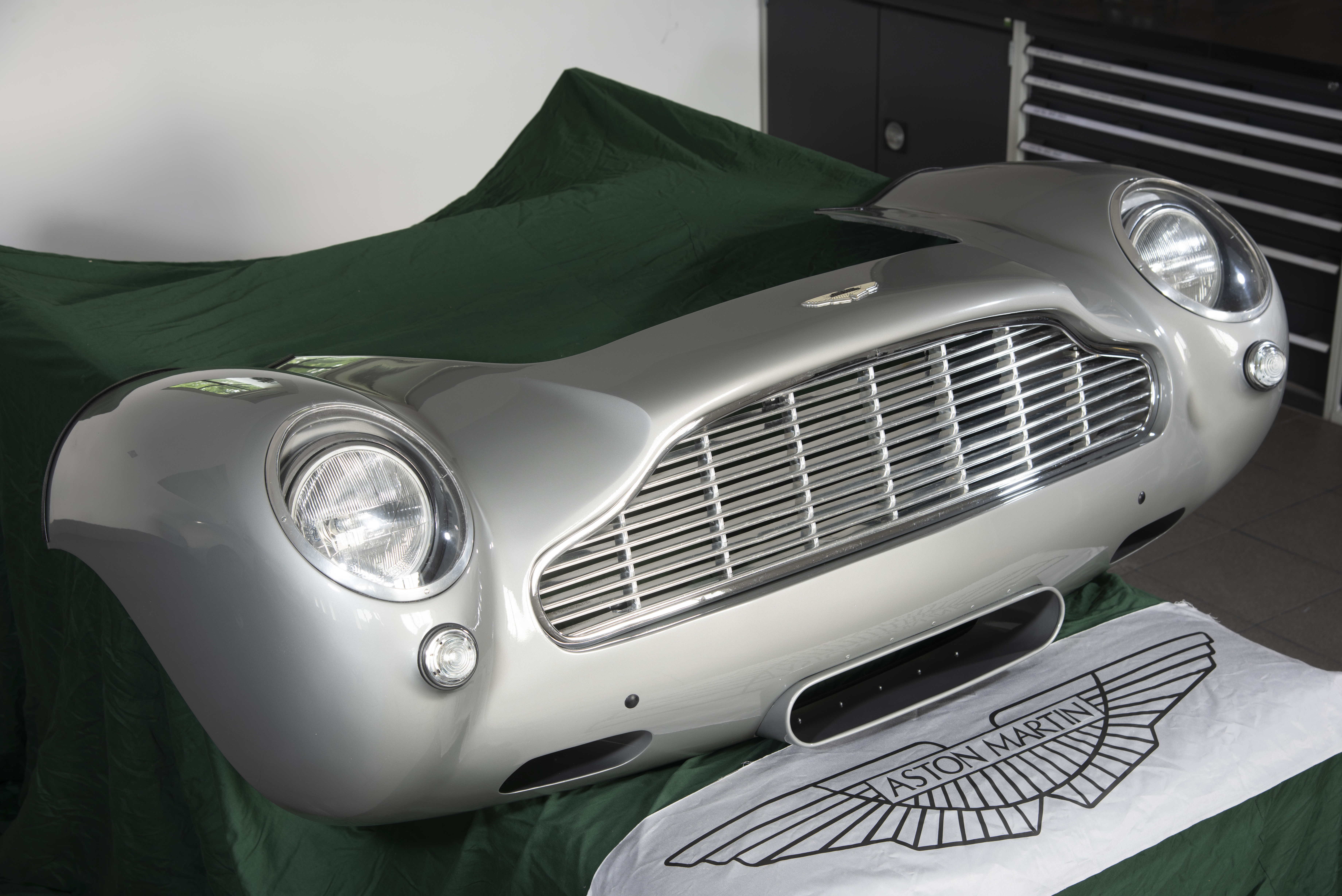 ASTON MARTIN DB5 RESTORED FRONT SECTION