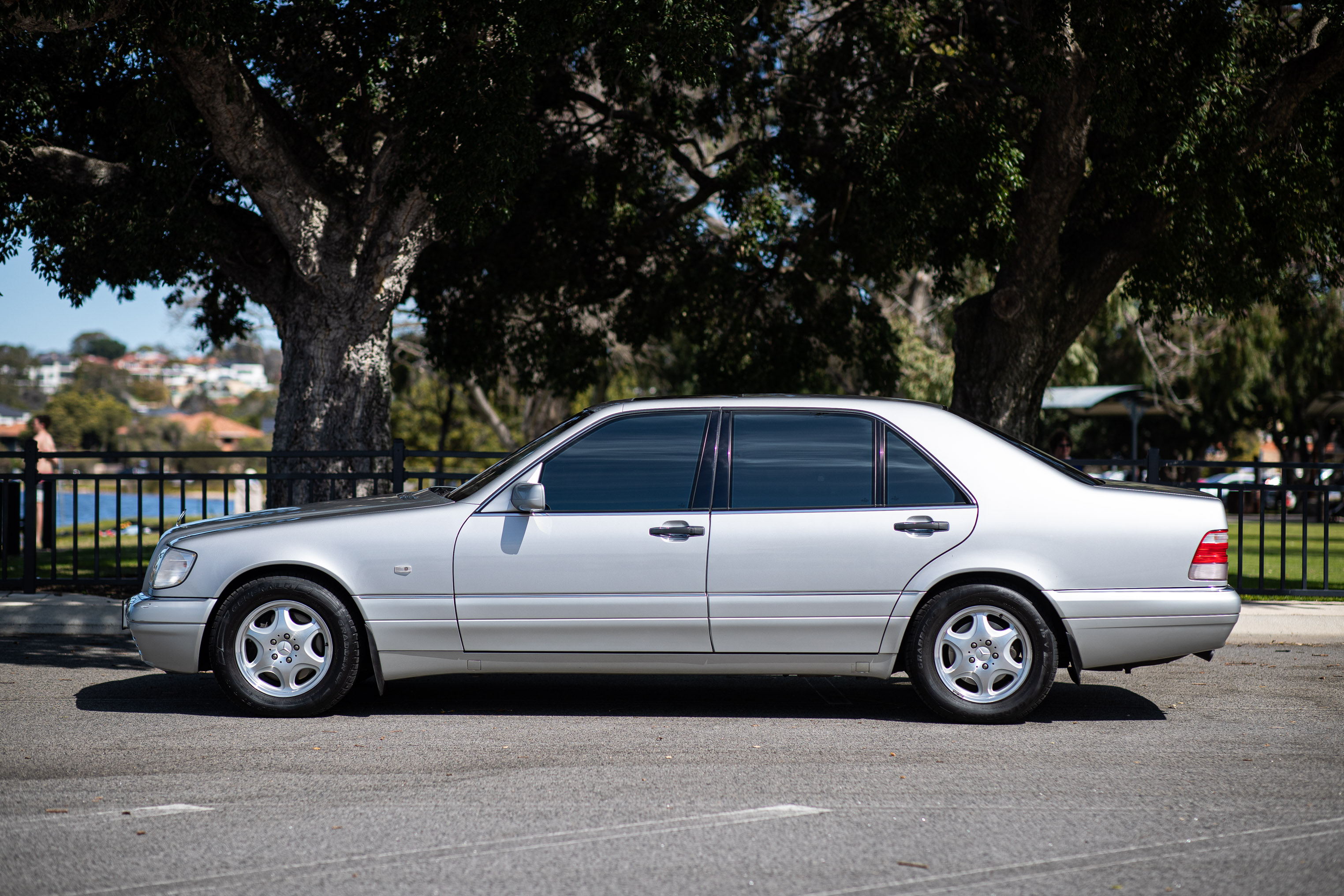 1997 MERCEDES-BENZ (W140) S500
