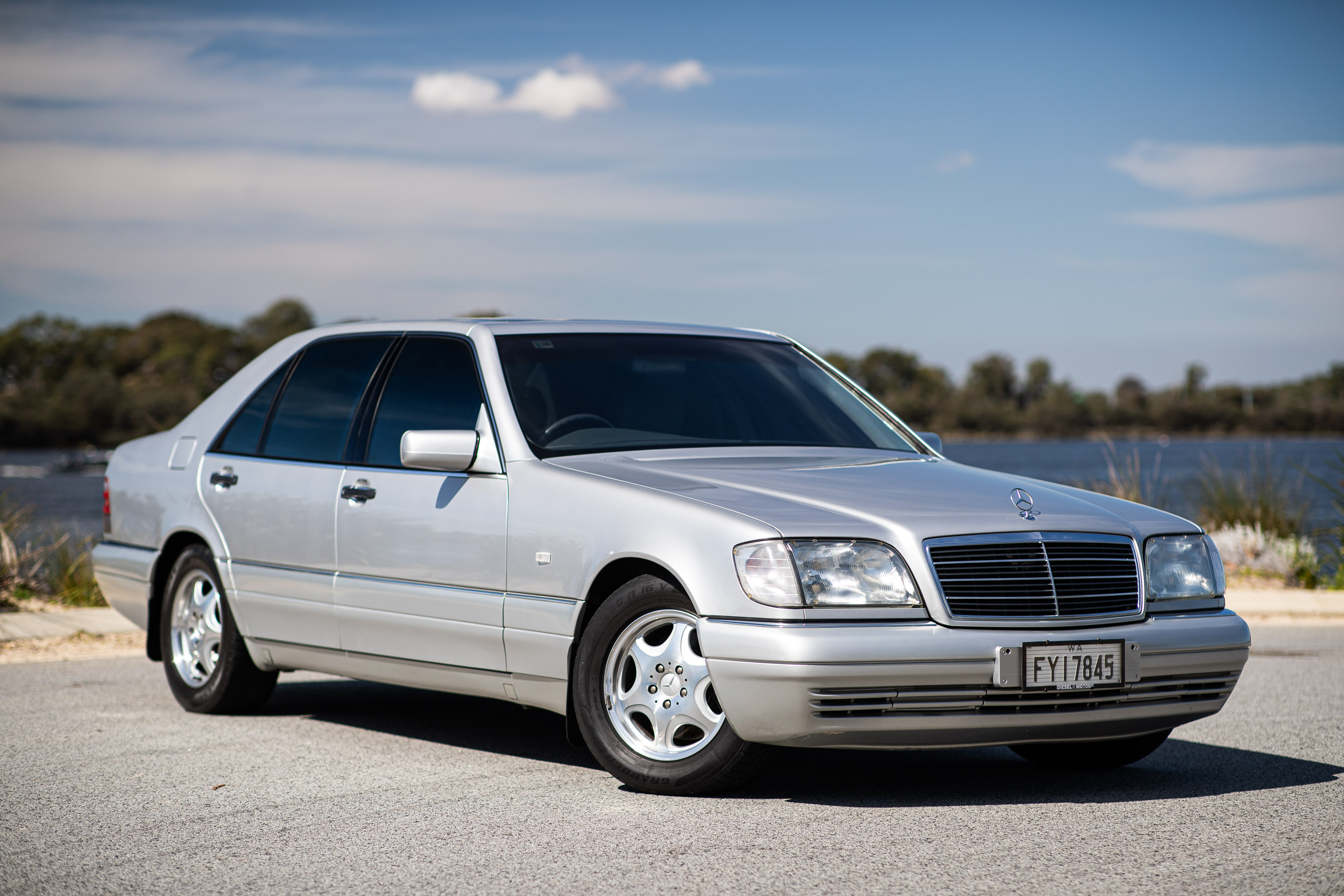 1997 MERCEDES-BENZ (W140) S500