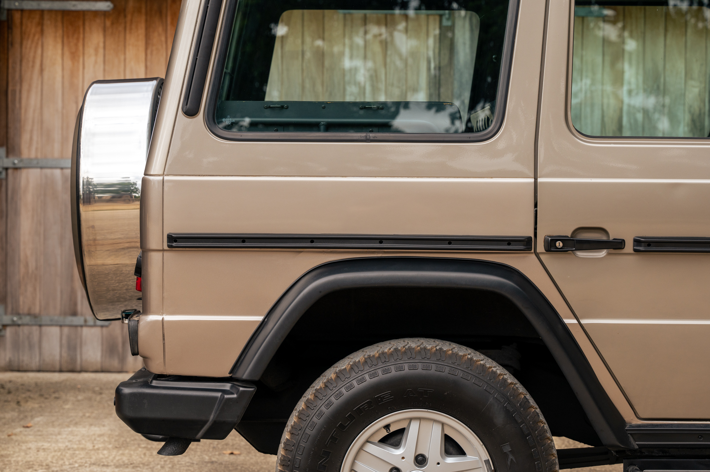 1988 MERCEDES-BENZ (W460) 280GE LWB