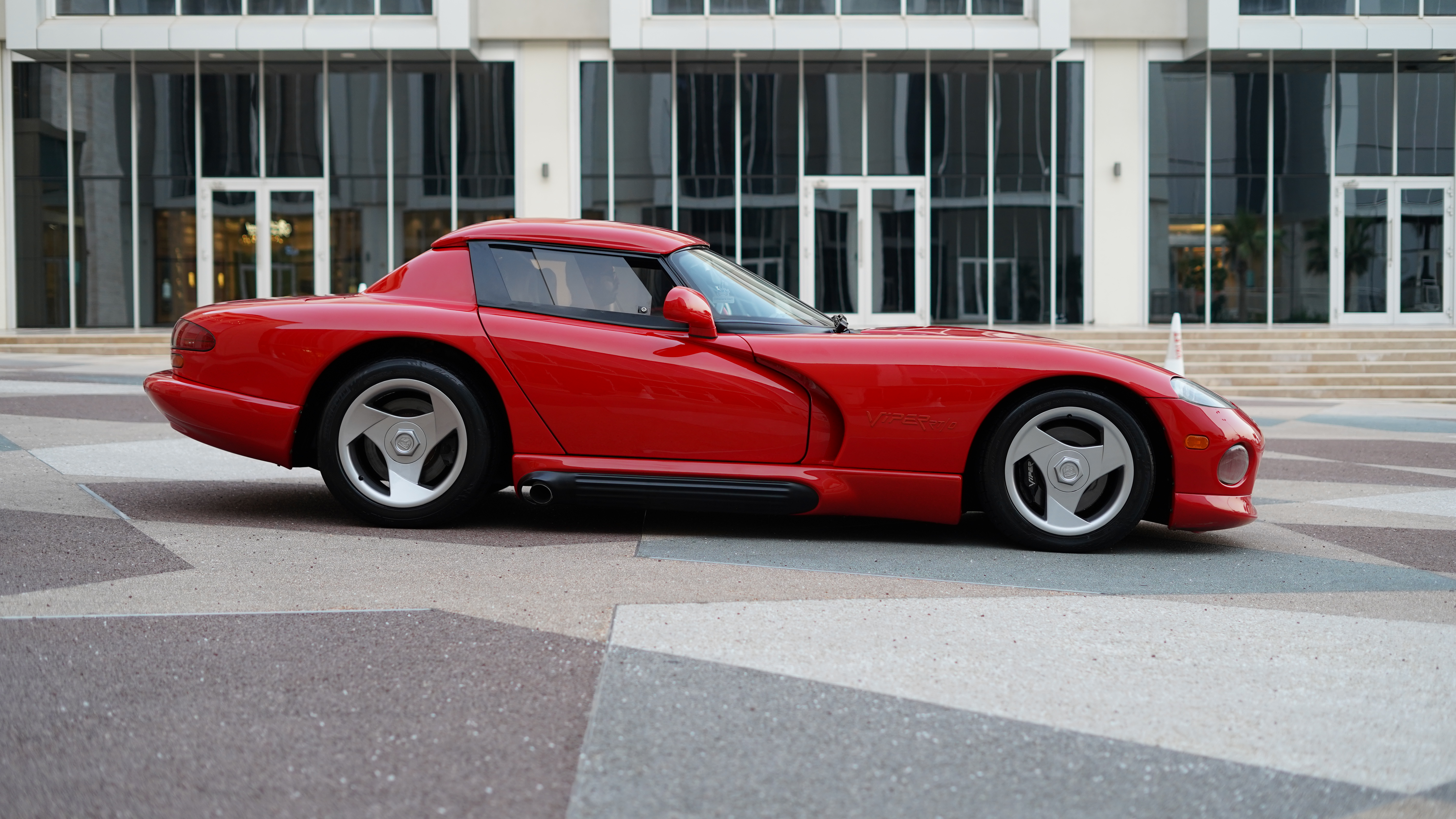 1993 DODGE VIPER RT/10 ROADSTER - 8,601 MILES