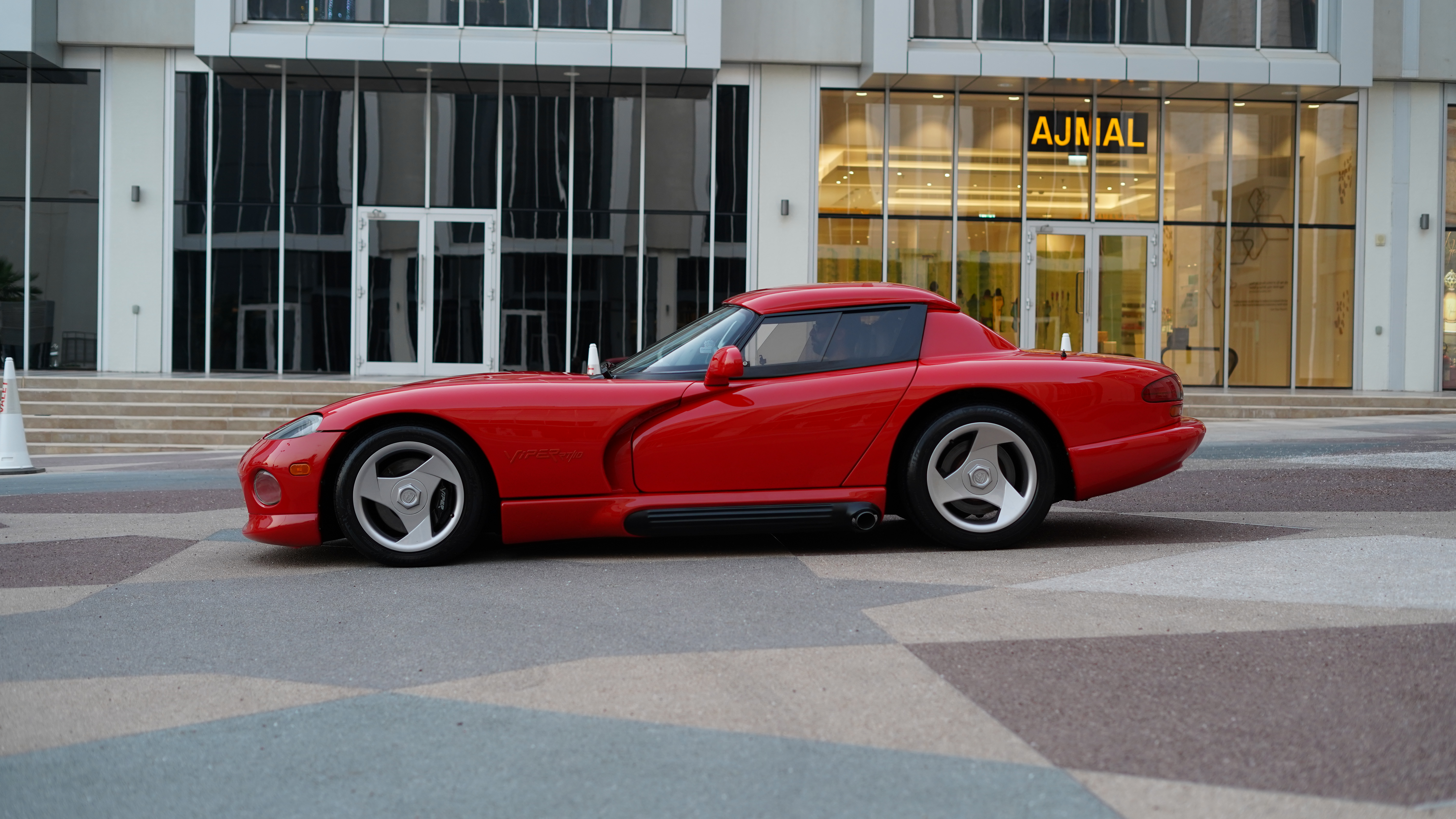 1993 DODGE VIPER RT/10 ROADSTER - 8,601 MILES