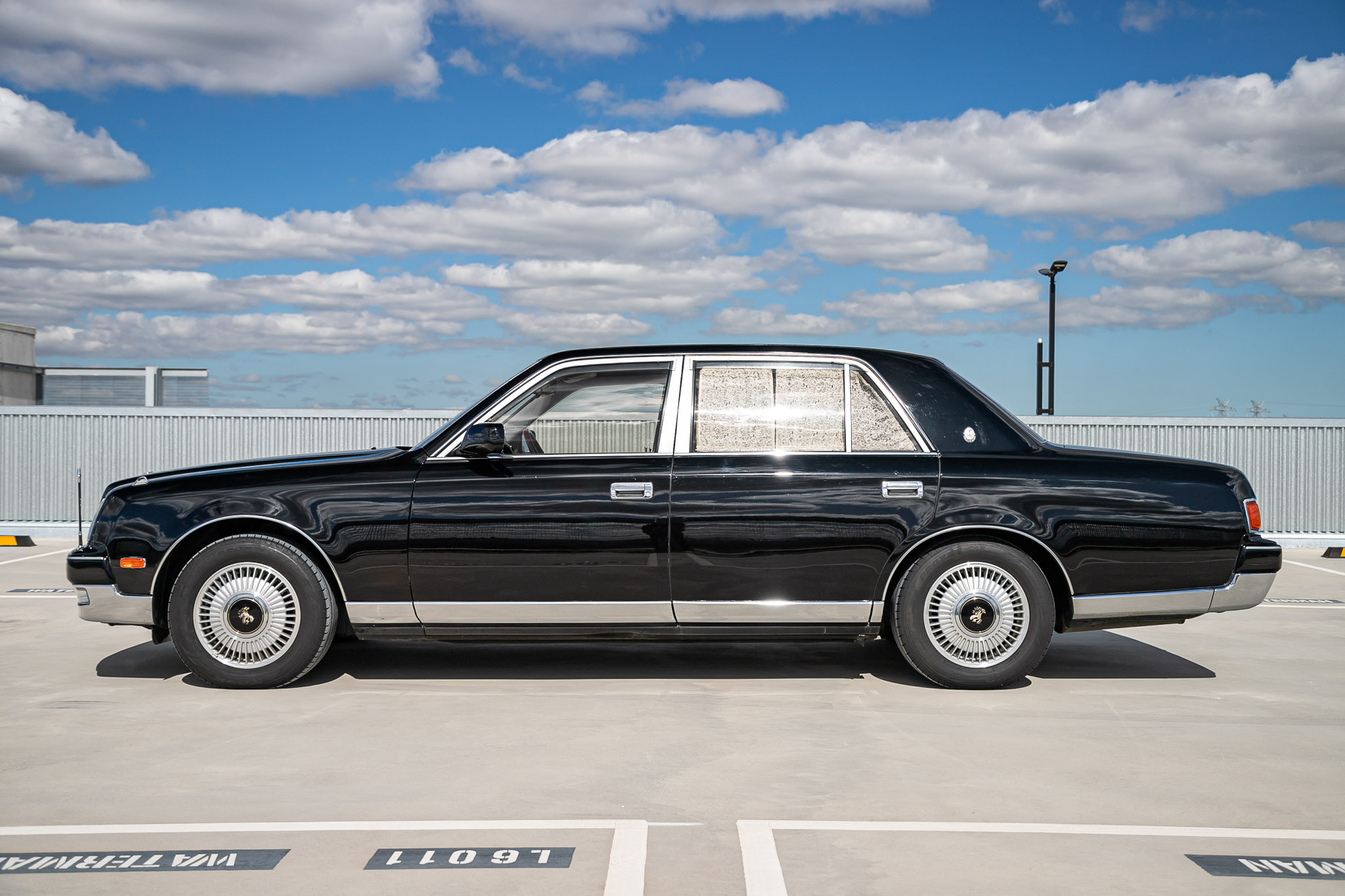 2006 TOYOTA CENTURY V12
