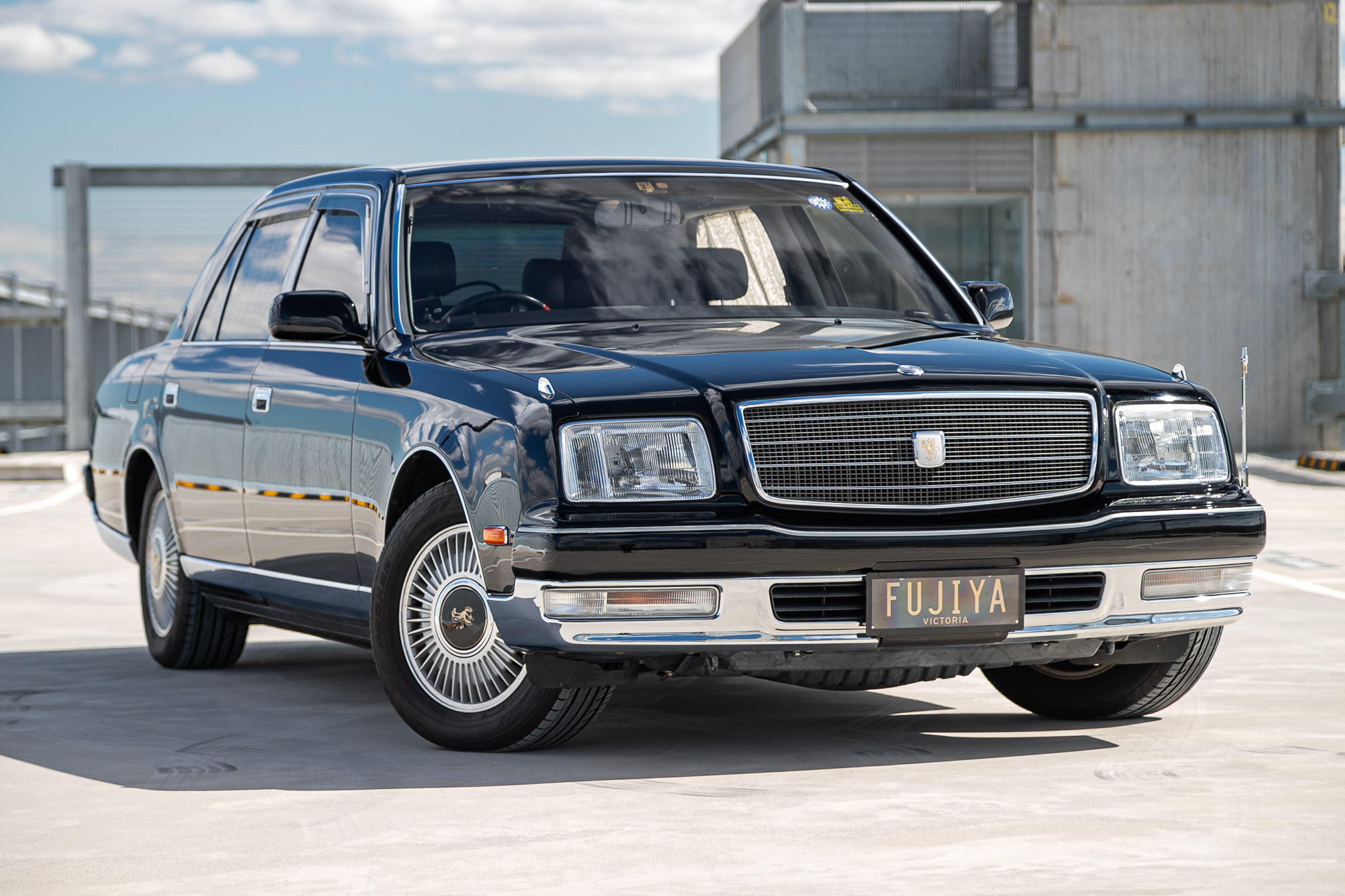 2006 TOYOTA CENTURY V12