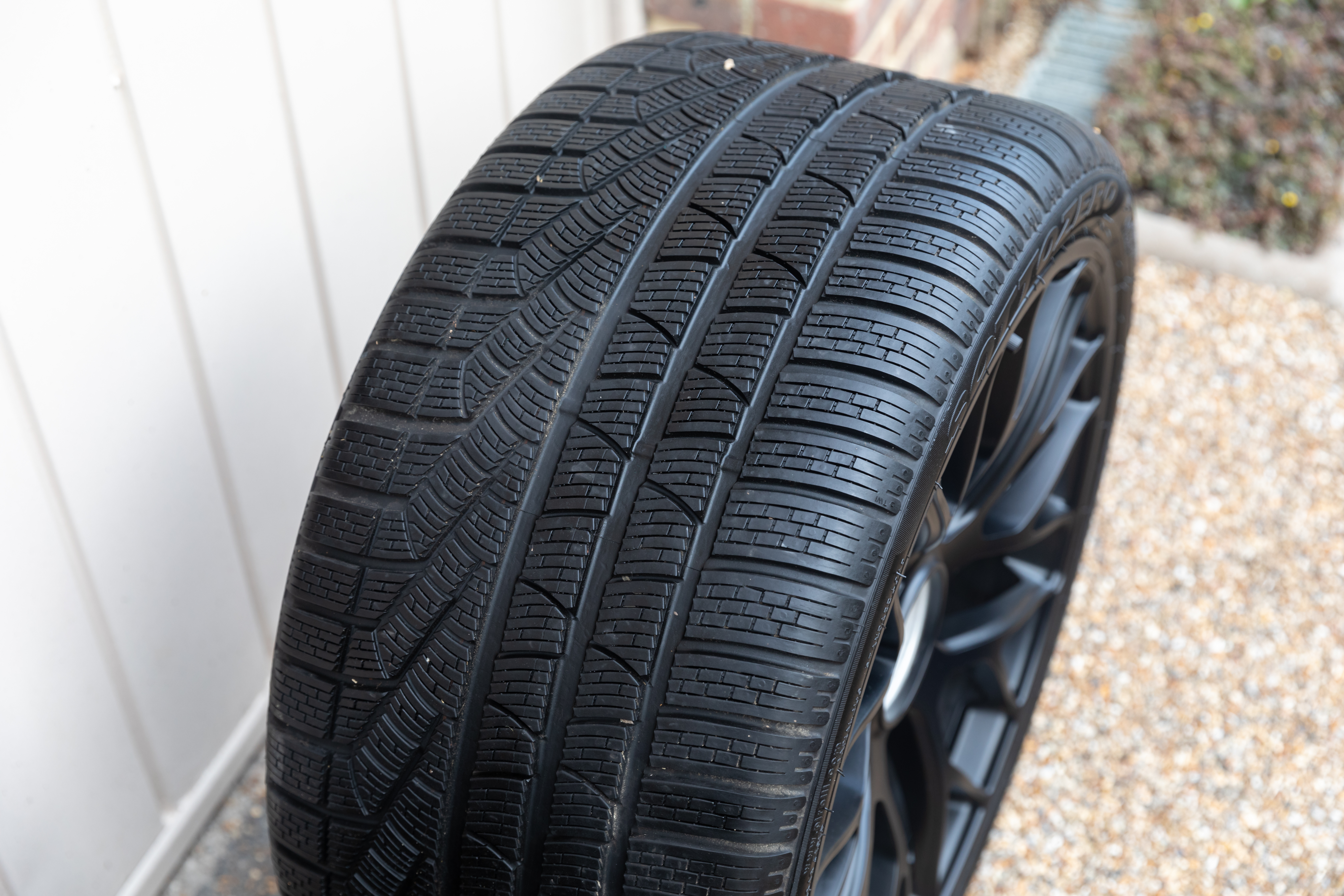 SET OF PORSCHE 911 (991) GTS WHEELS AND TYRES