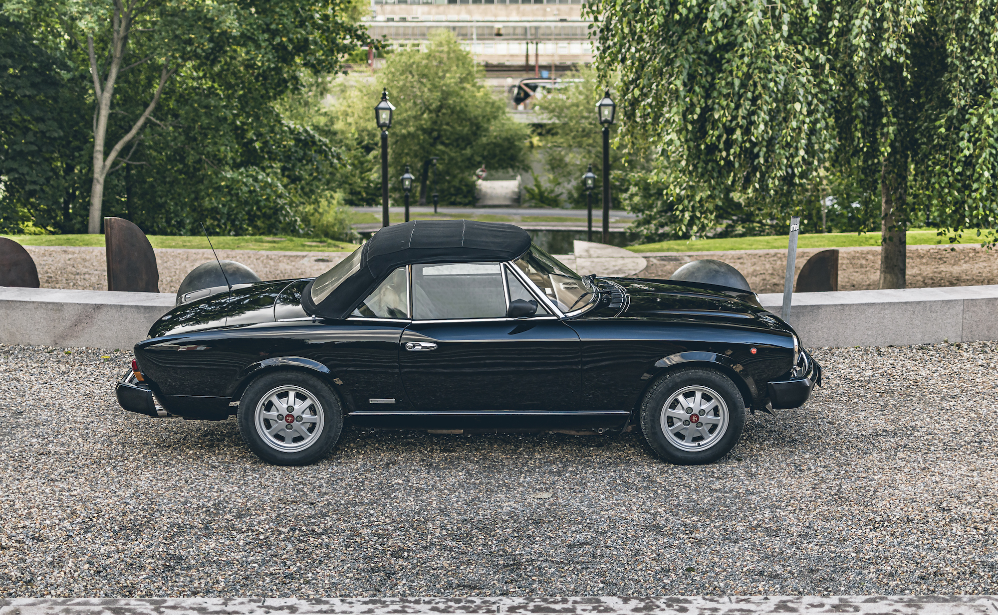 1985 PININFARINA SPIDER AZZURRA