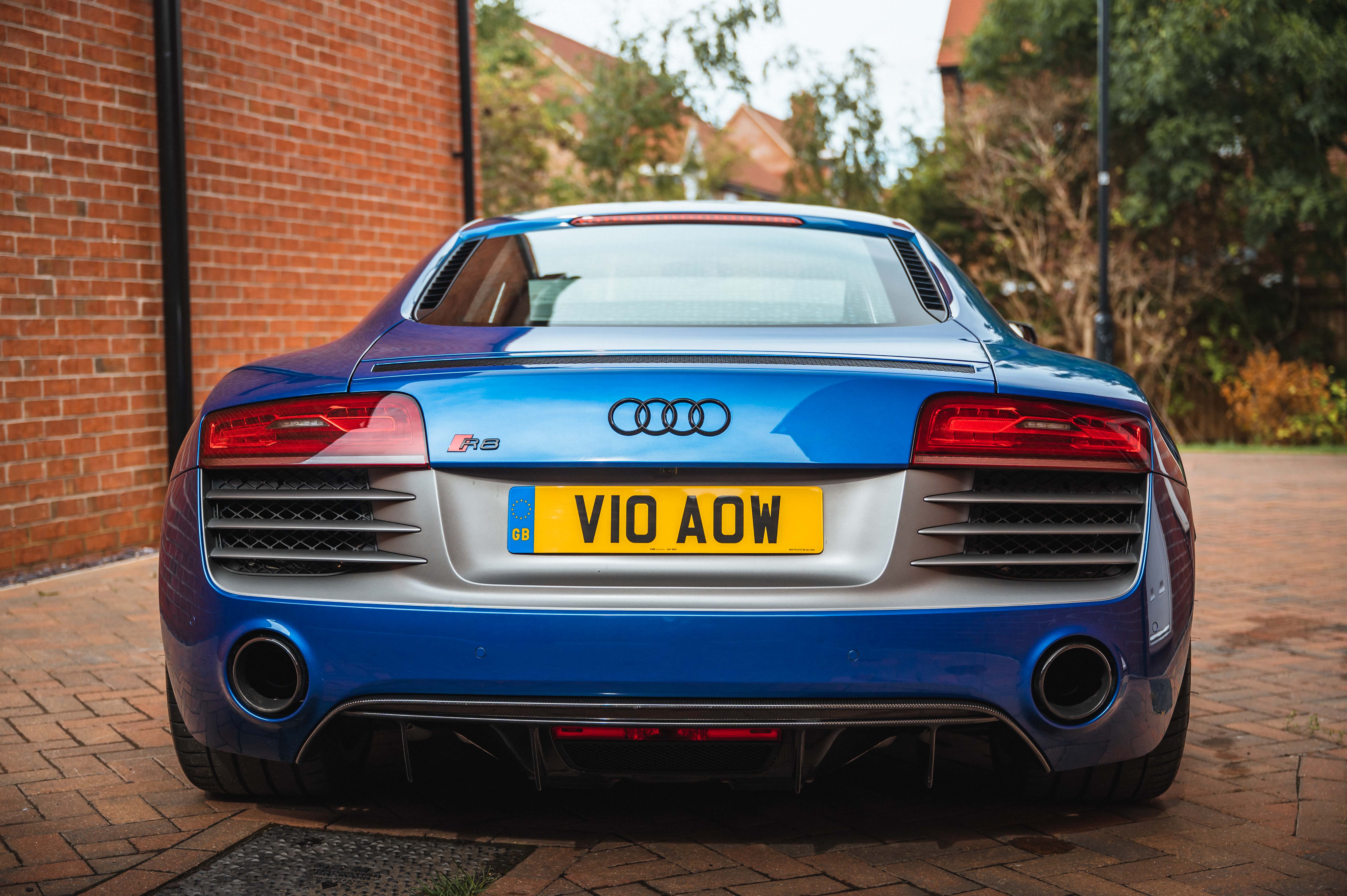 2015 AUDI R8 V10 PLUS